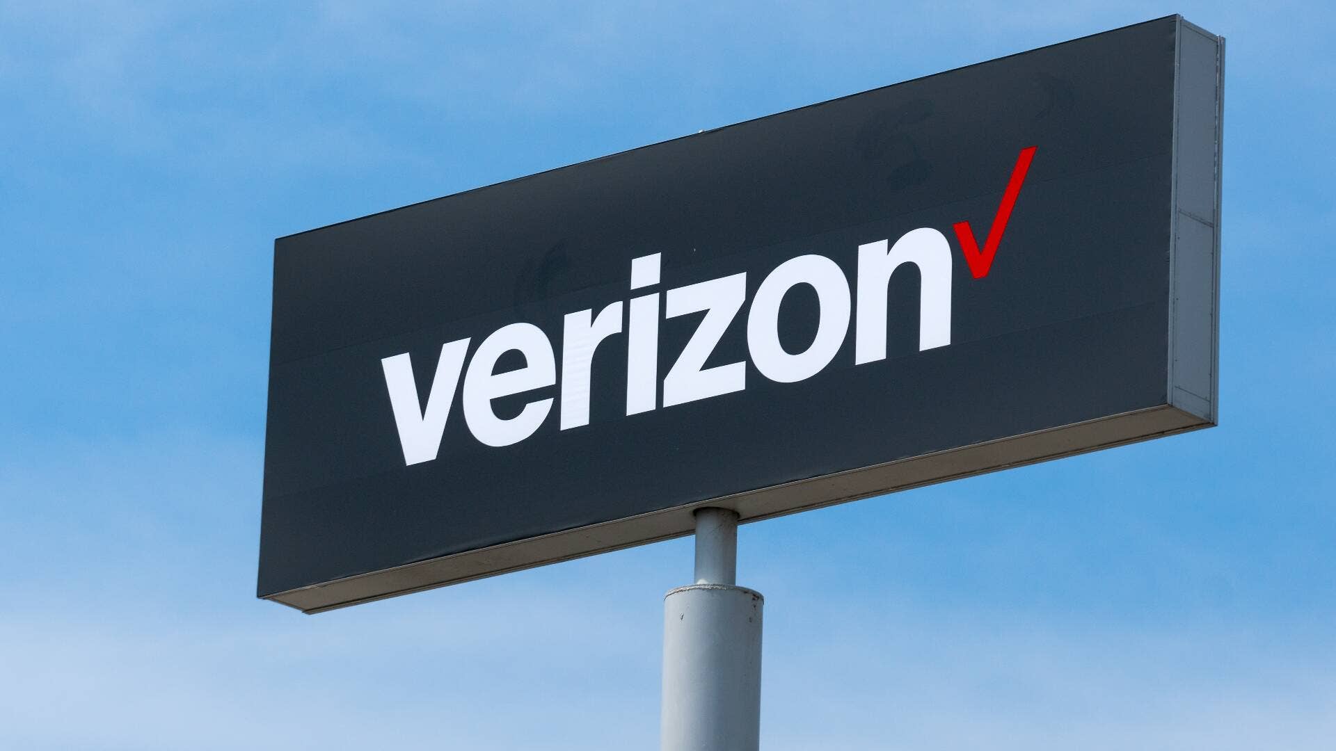 Verizon’s new offer gives federal workers relief amid pay freeze ...