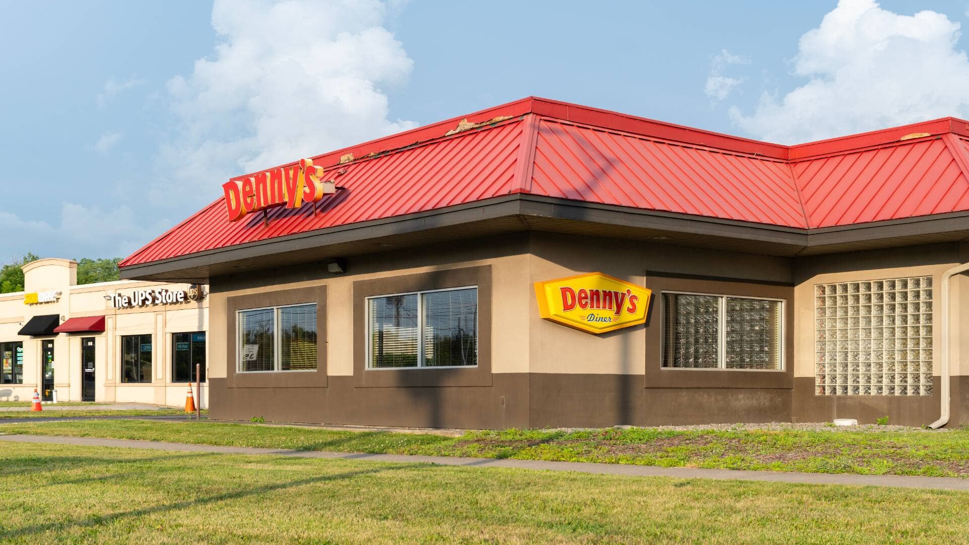 72-year-old breakfast diner chain closes iconic location - TheStreet