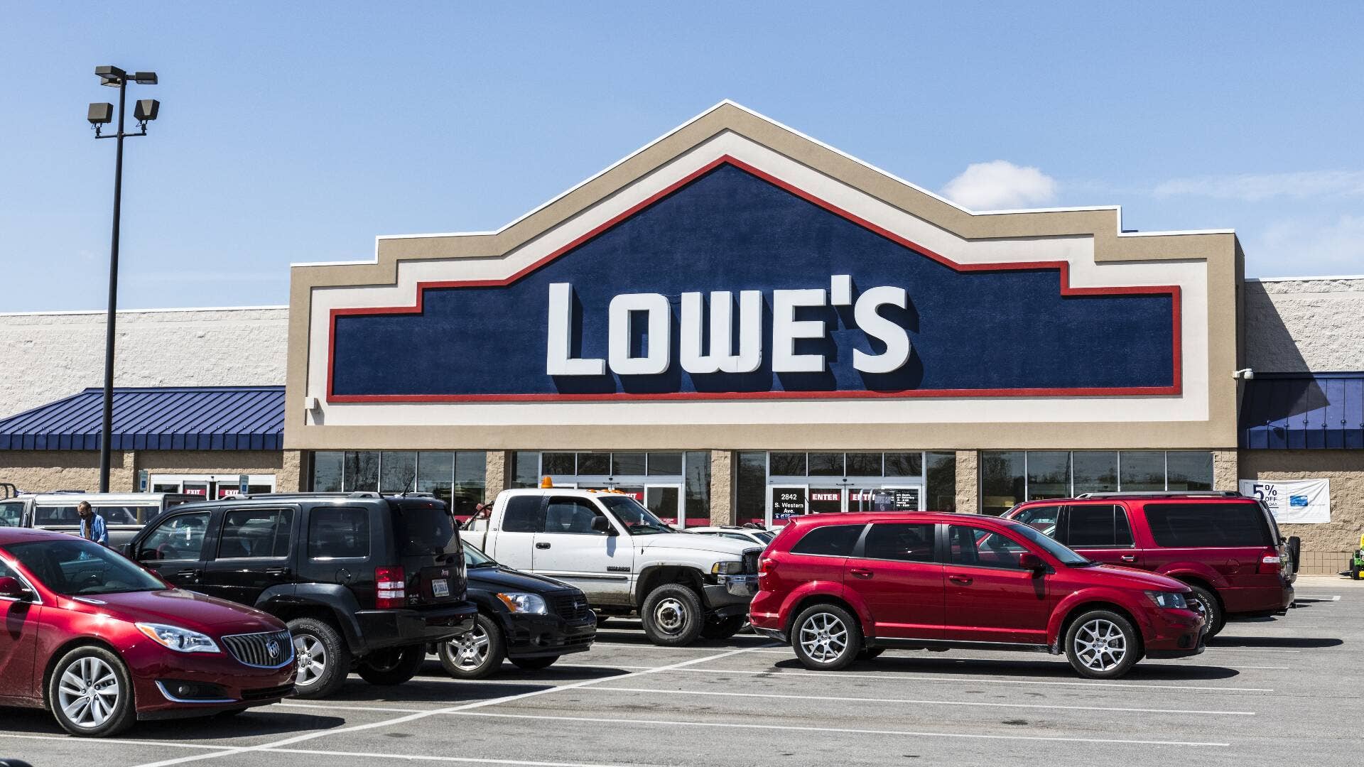 Lowe's is selling a 40-gallon storage tote for $17 - TheStreet