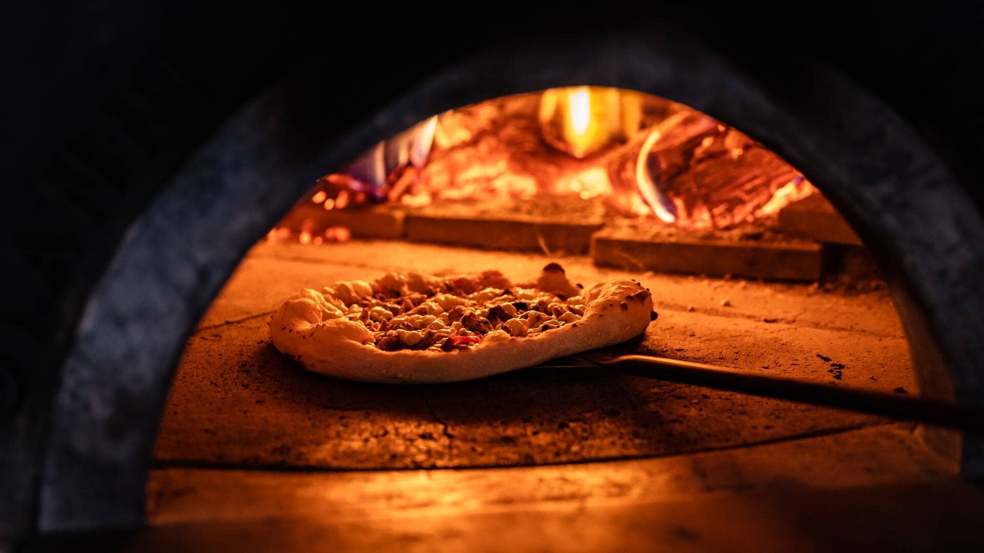 98-year-old pizza restaurant closes for surprising reason - TheStreet