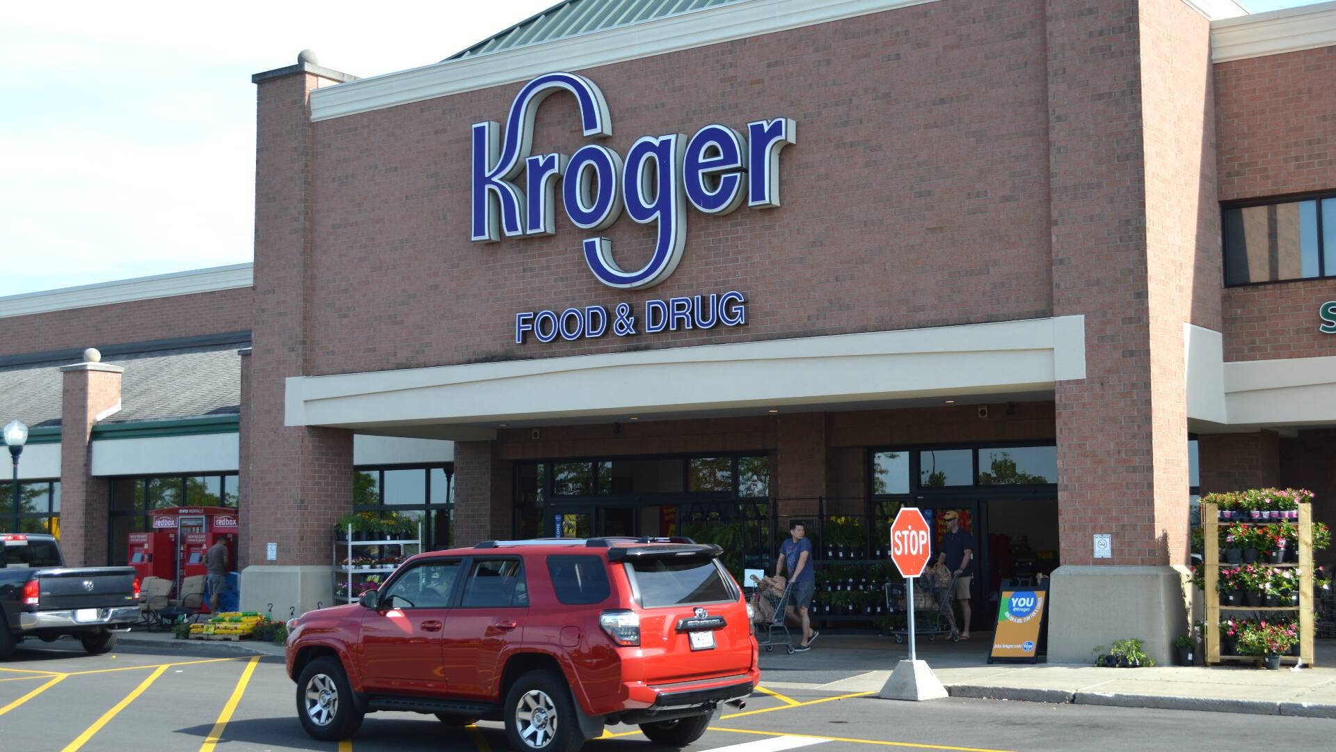 Is Kroger open New Year's Day? See store's holiday hours - TheStreet