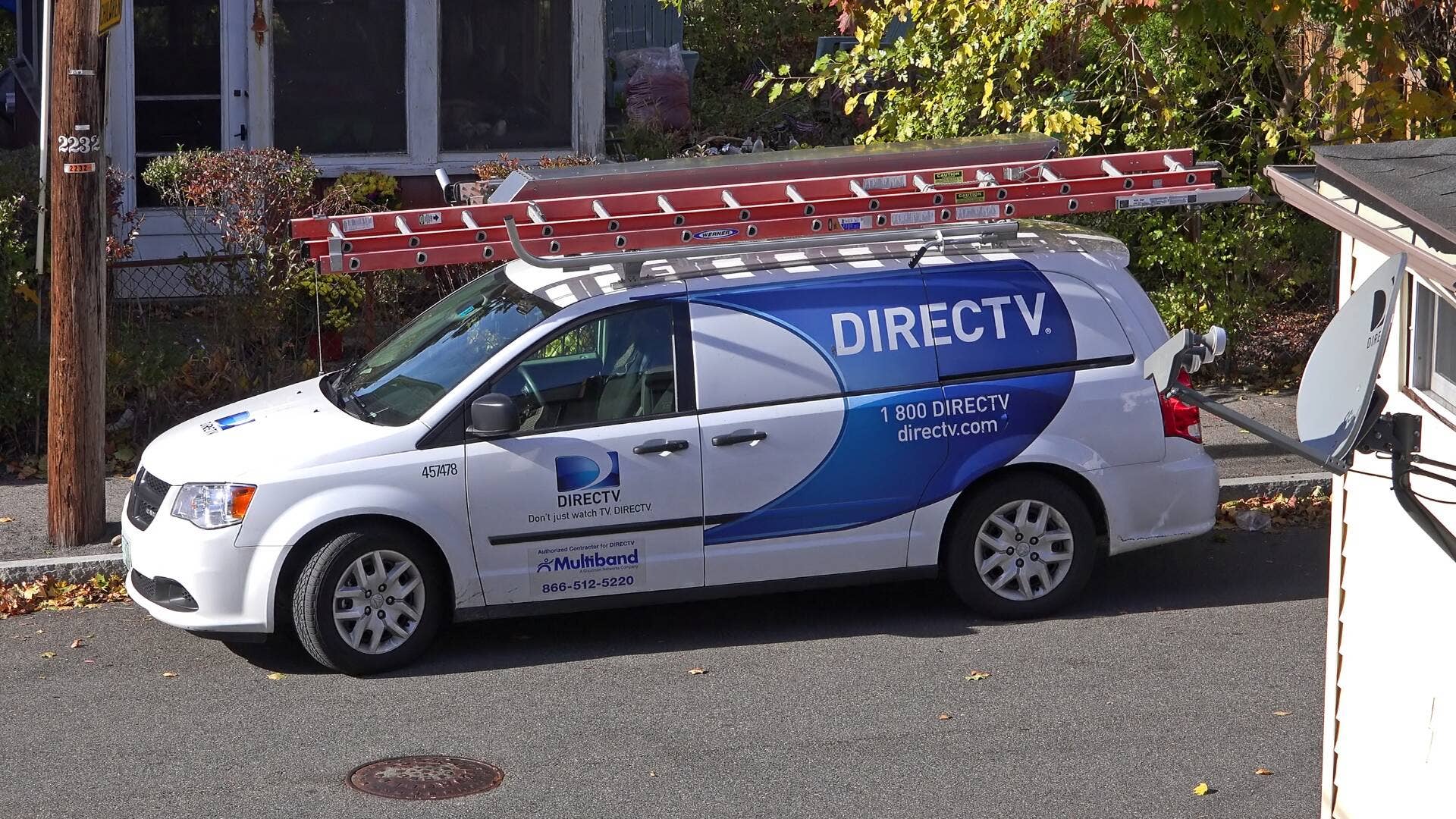 DirecTV sends stern warning about growing rival as customers exit ...