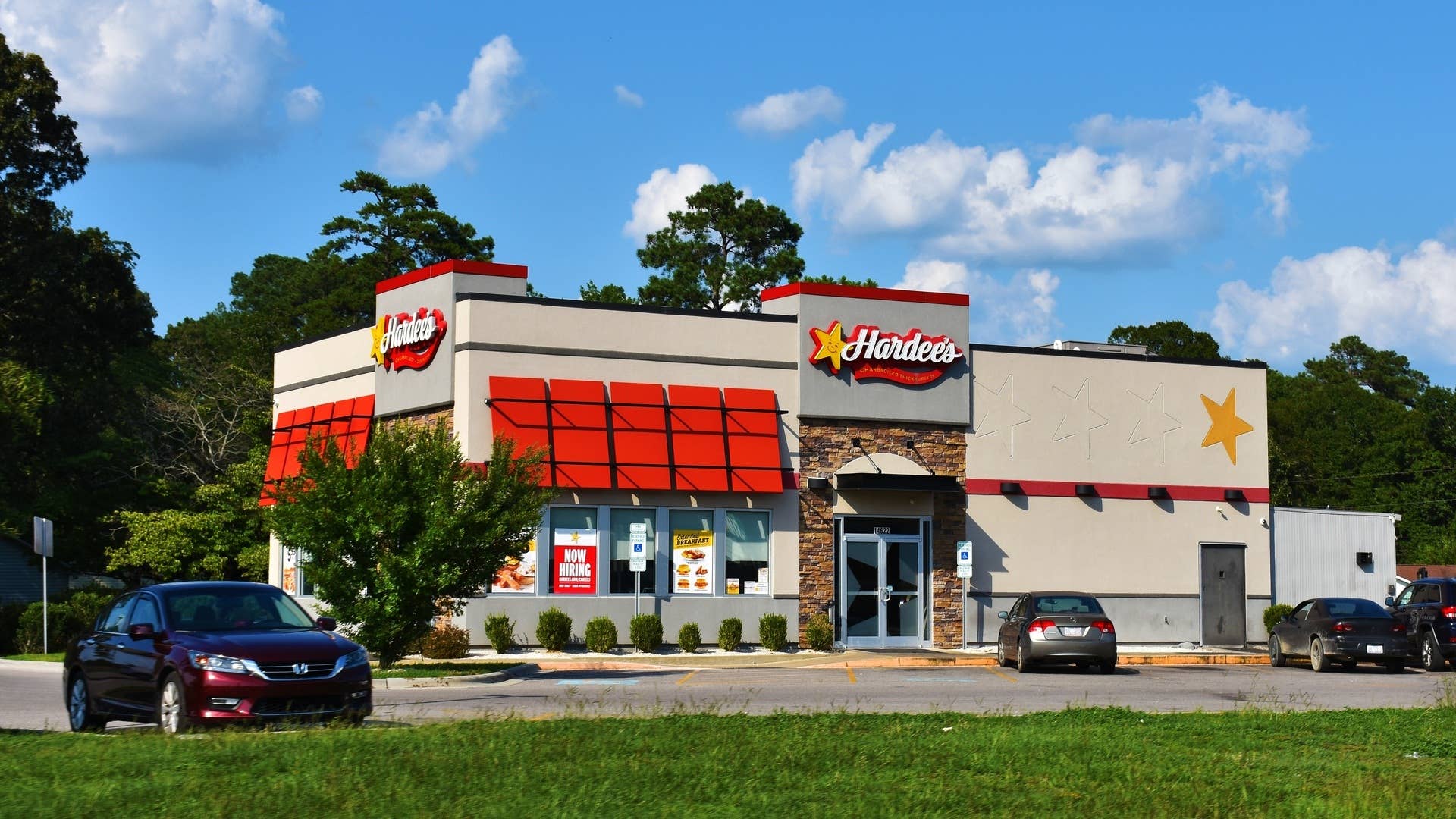 65-year-old fast-food chain sues major operator after closures - TheStreet