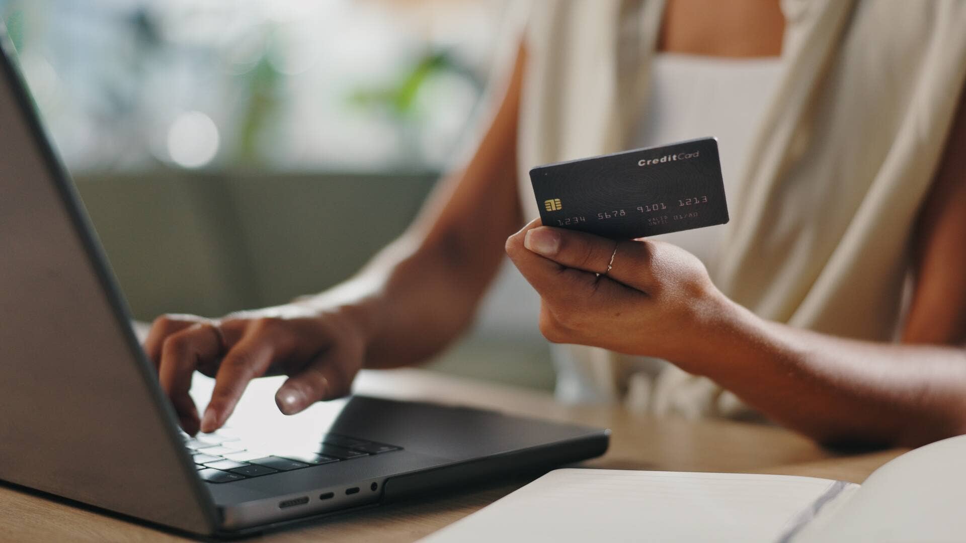 Warning issued on credit card problem Americans don't know about ...
