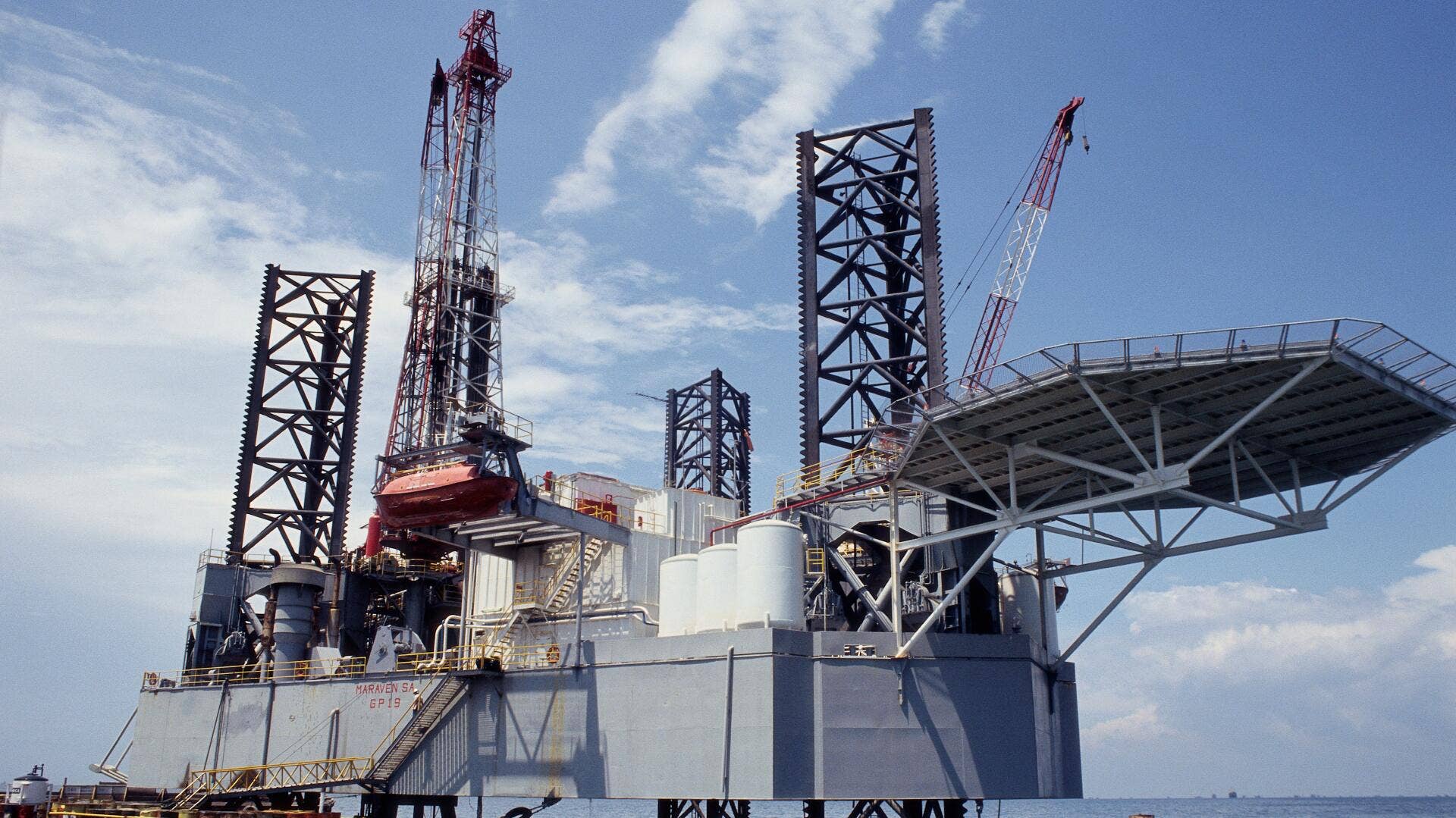 Top energy stocks to buy amid Venezuela chaos - TheStreet