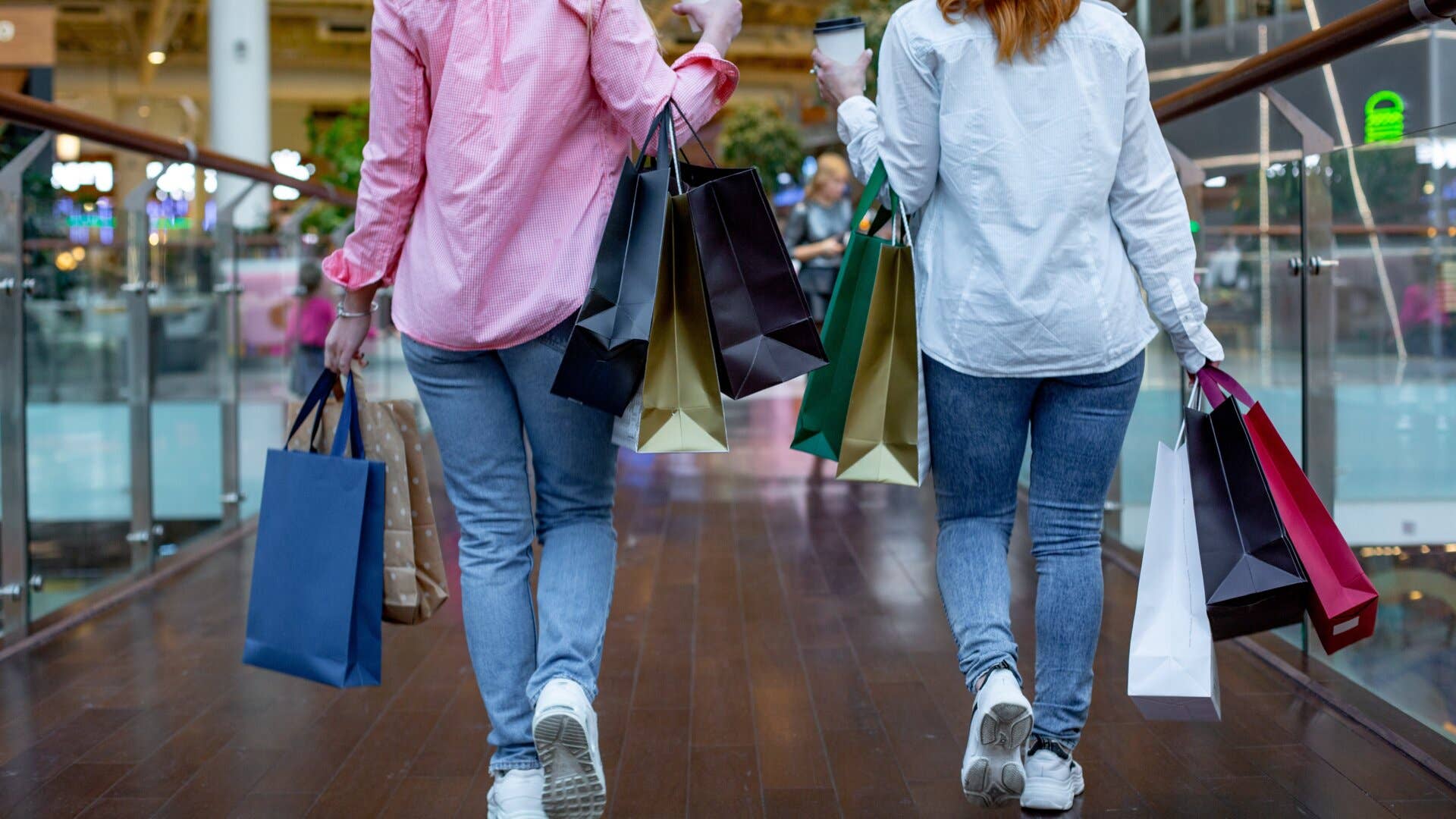 Mall retailer shuts 150 stores as traffic shifts - TheStreet
