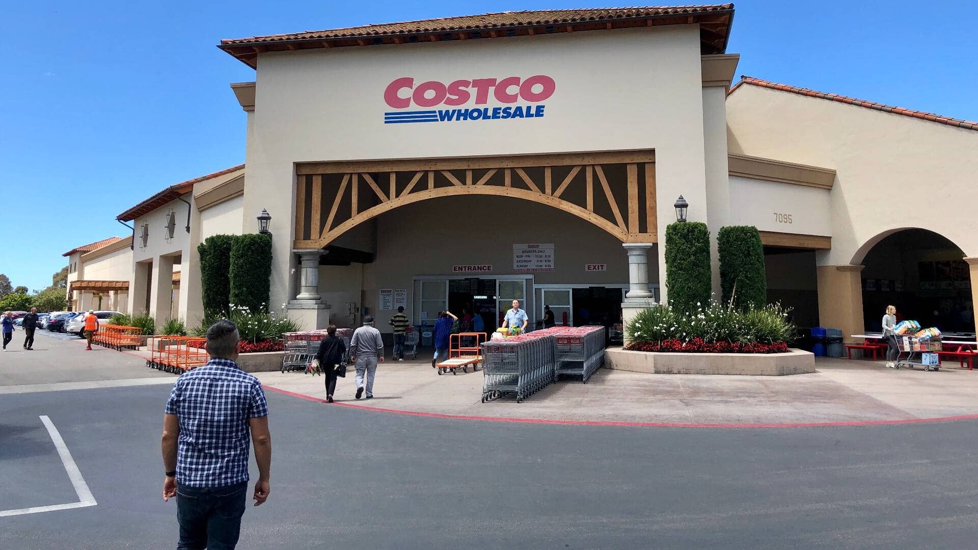 Jim Cramer sees fresh appeal in Costco stock - TheStreet