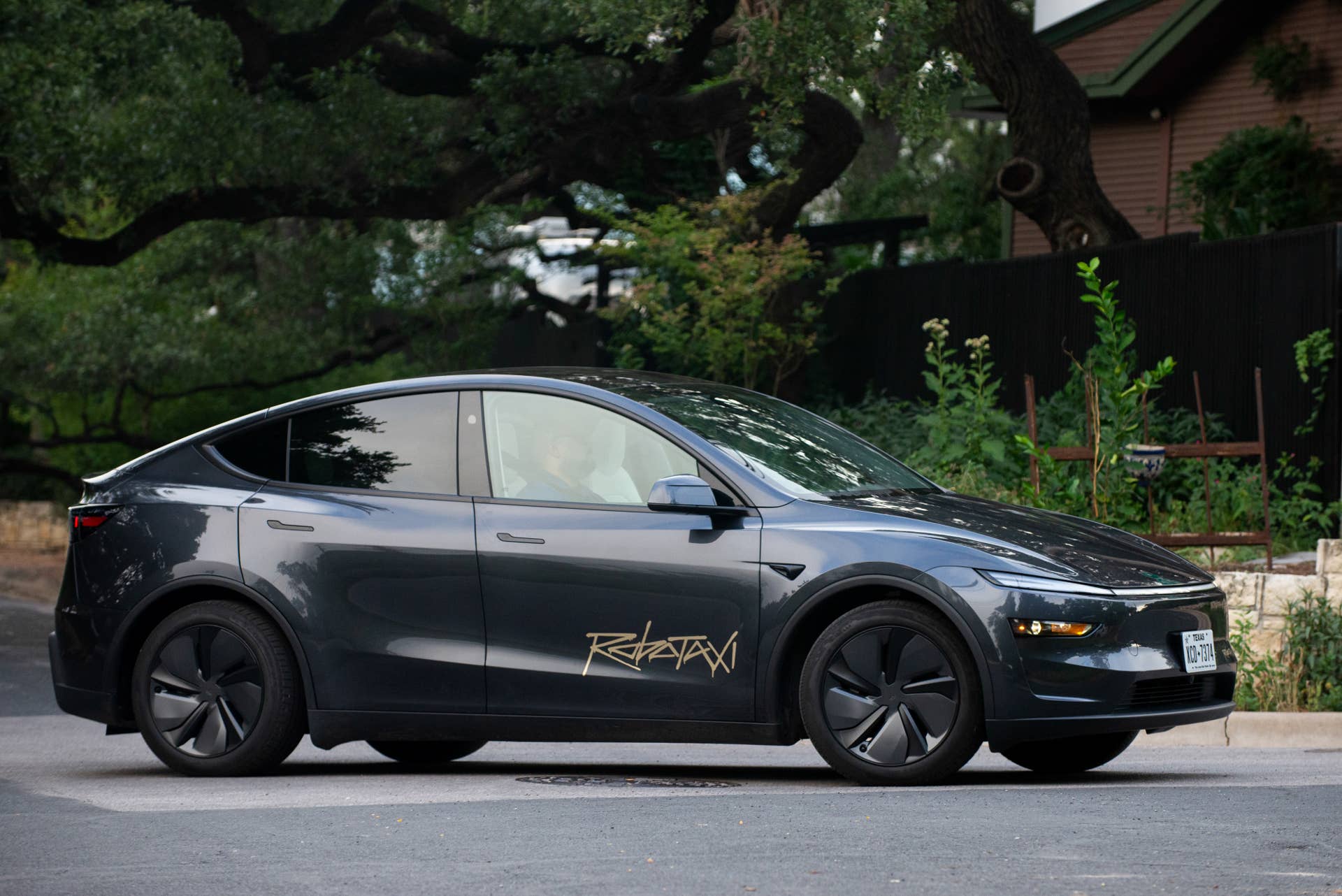 Elon Musk must deliver on Tesla promise in 2026, Deutsche Bank says ...