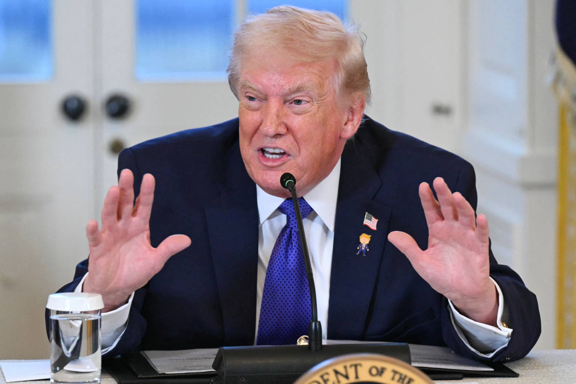 White House 10 percent card-rate cap push lifts bank stocks - TheStreet