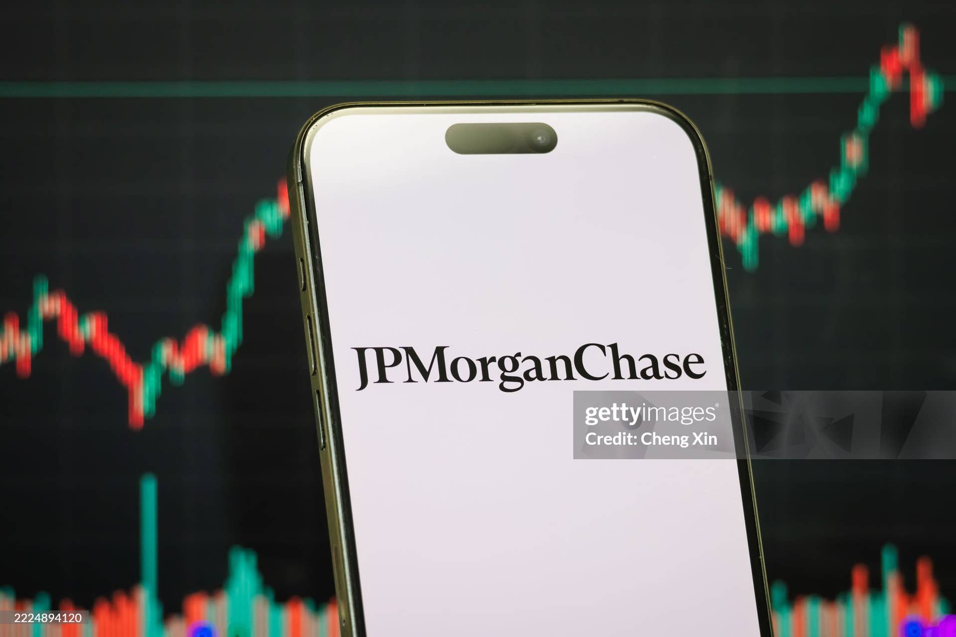 President Trump sues Jamie Dimon, JPMorgan in $5B debanking lawsuit ...