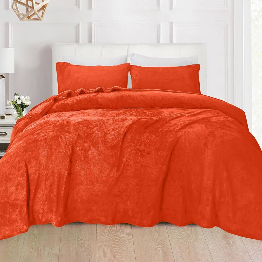 Amazon is selling a 4-piece flannel sheet set for $30 - TheStreet