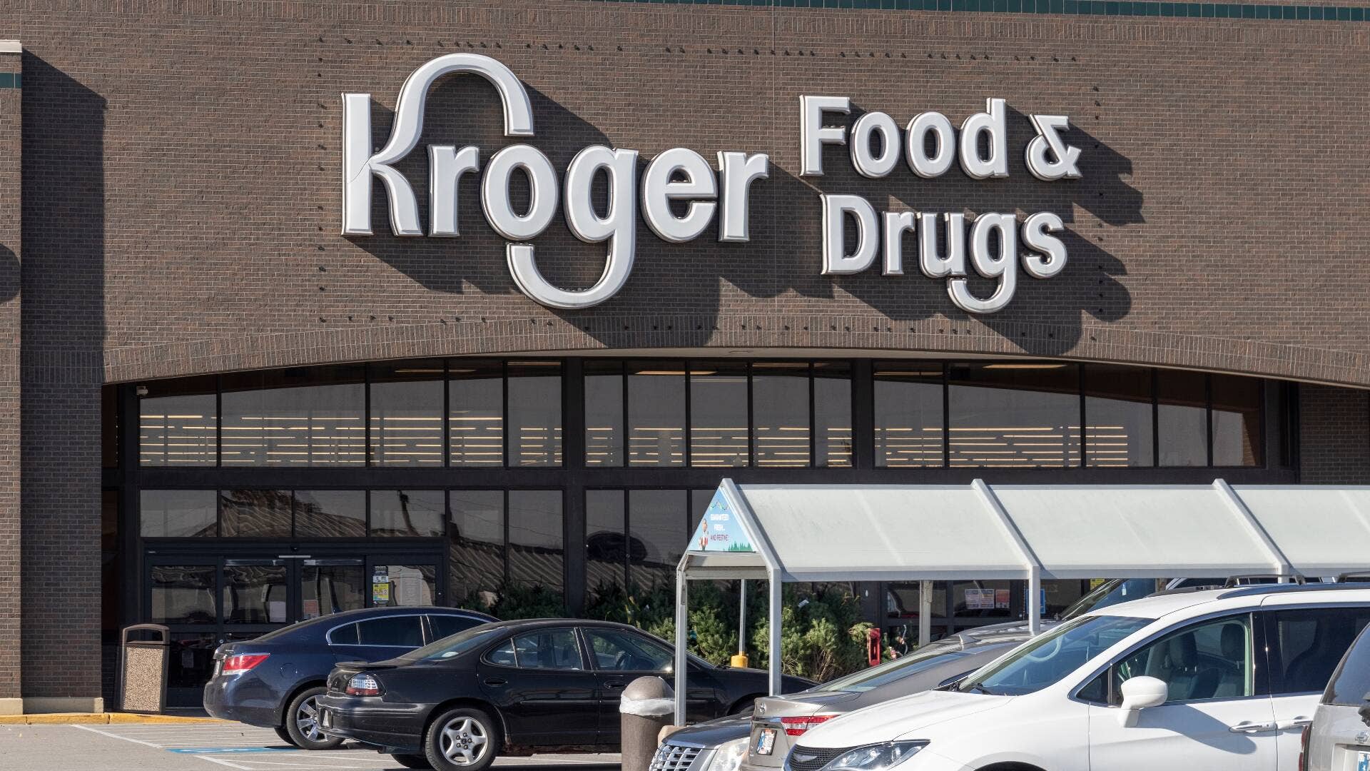 Kroger drops new offer for customers as grocery prices climb - TheStreet