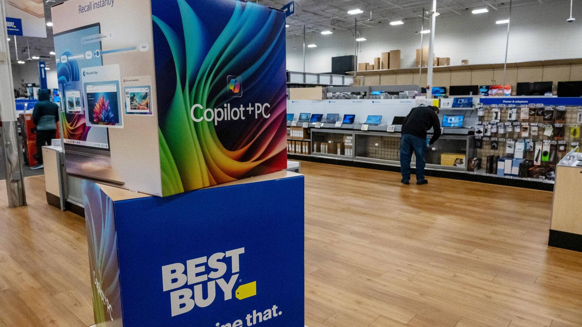 Amazon rival Best Buy pays 5.6% dividend despite retail slump | BBY ...