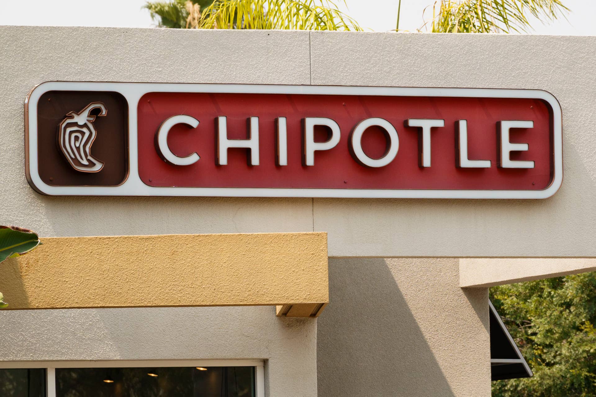 Chipotle’s new consumer strategy raises eyebrows - TheStreet
