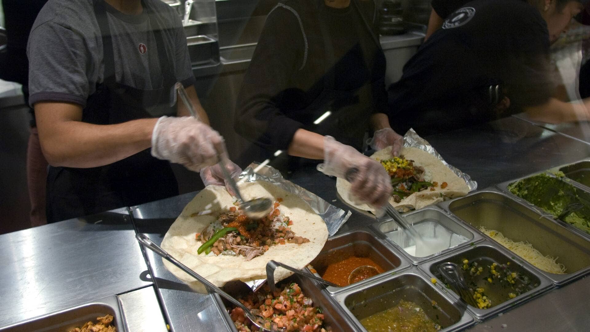 Chipotle’s new consumer strategy raises eyebrows - TheStreet