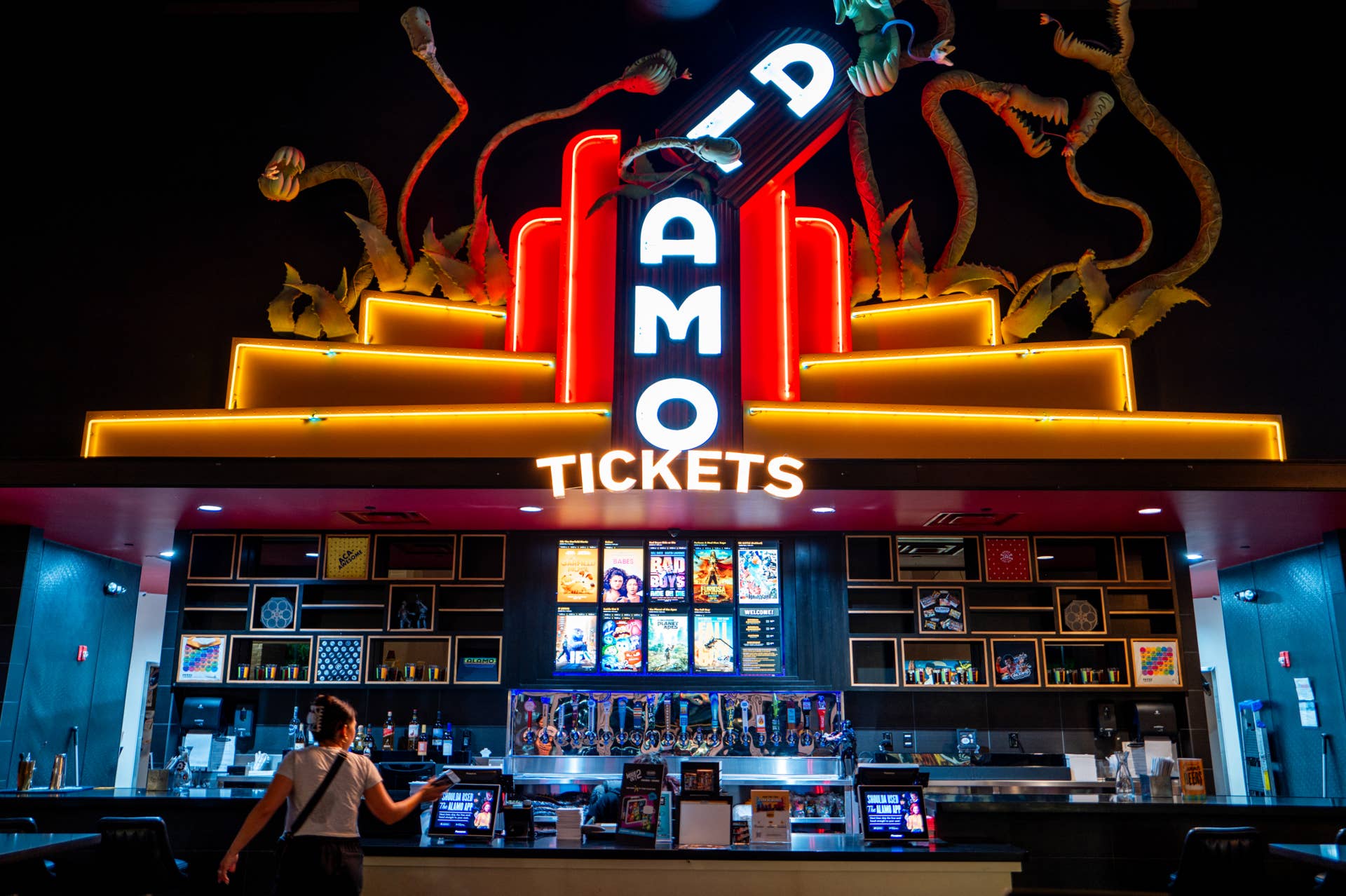 Another major movie theater chain closes locations, offers refunds ...