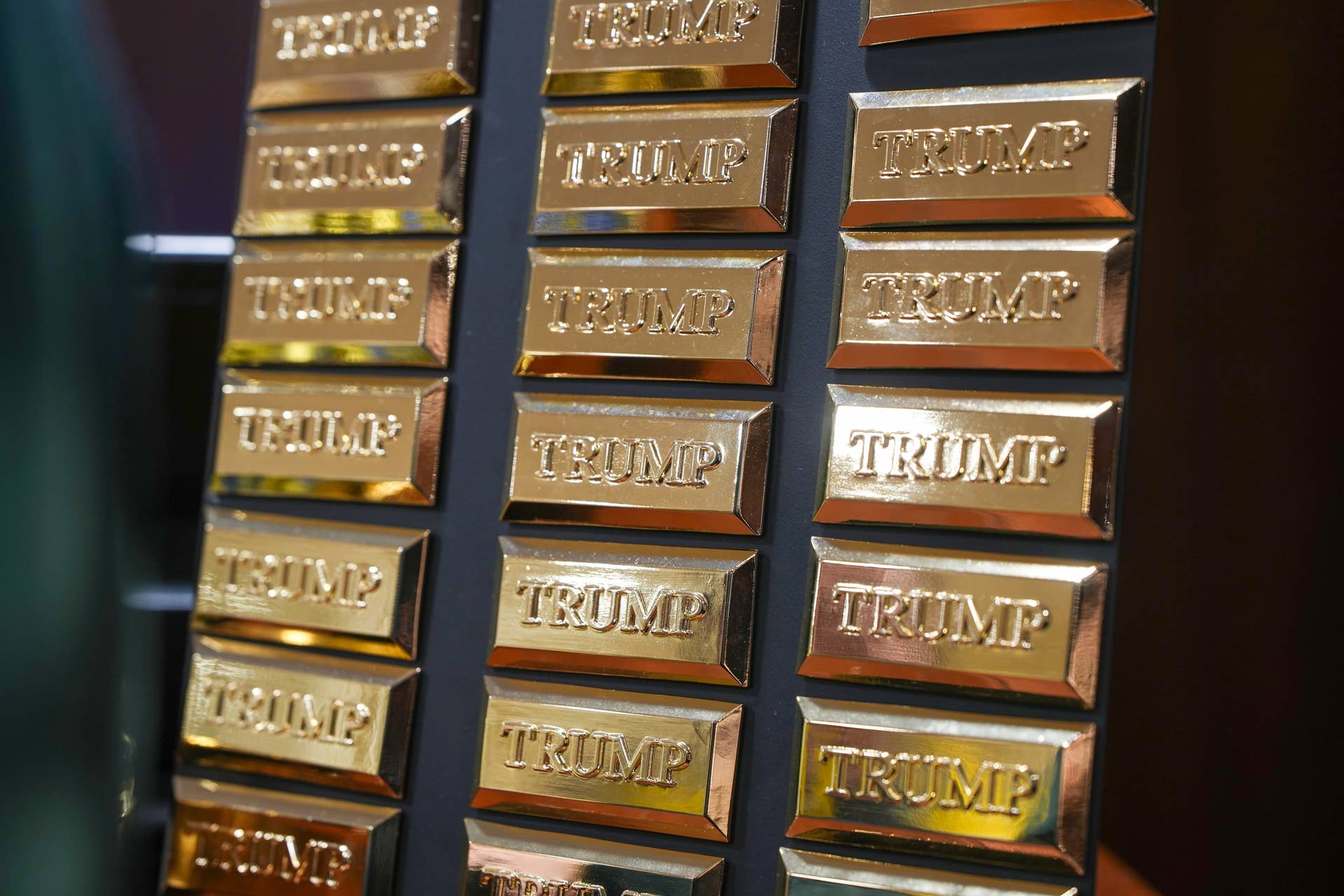 Gold Price Target Reset: Top Bank Sees More Upside in 2026 | GLD ...