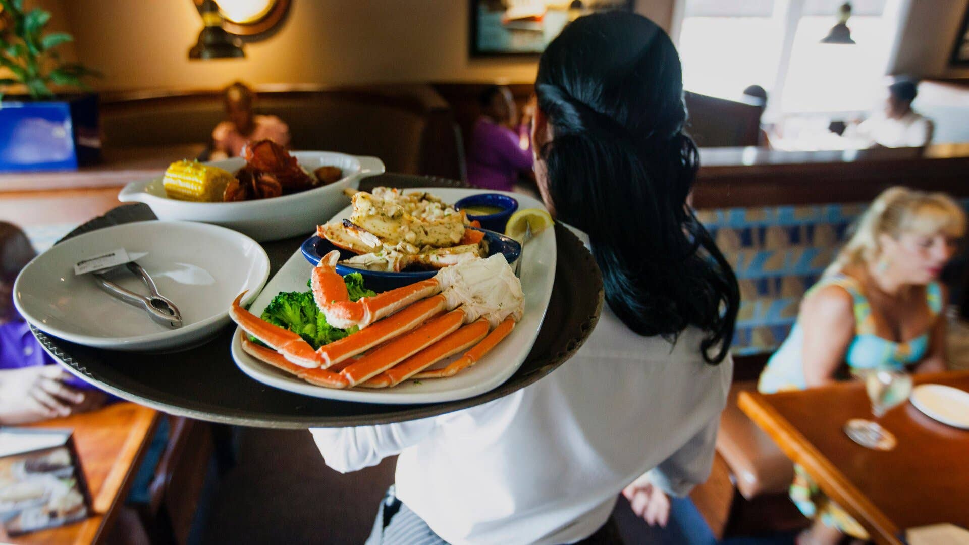 After bankruptcy, iconic seafood chain closing more restaurants - TheStreet