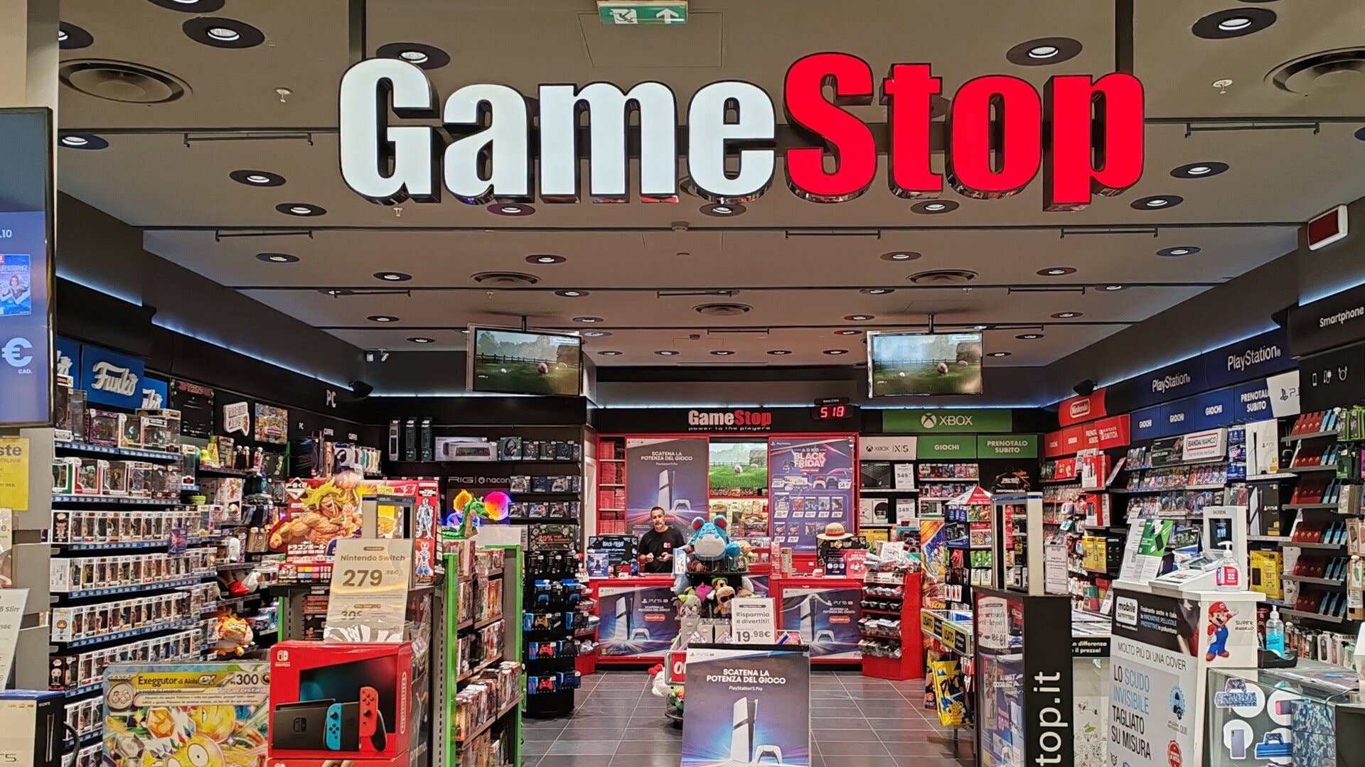 GameStop competitor closes final stores as digital sales rise - TheStreet