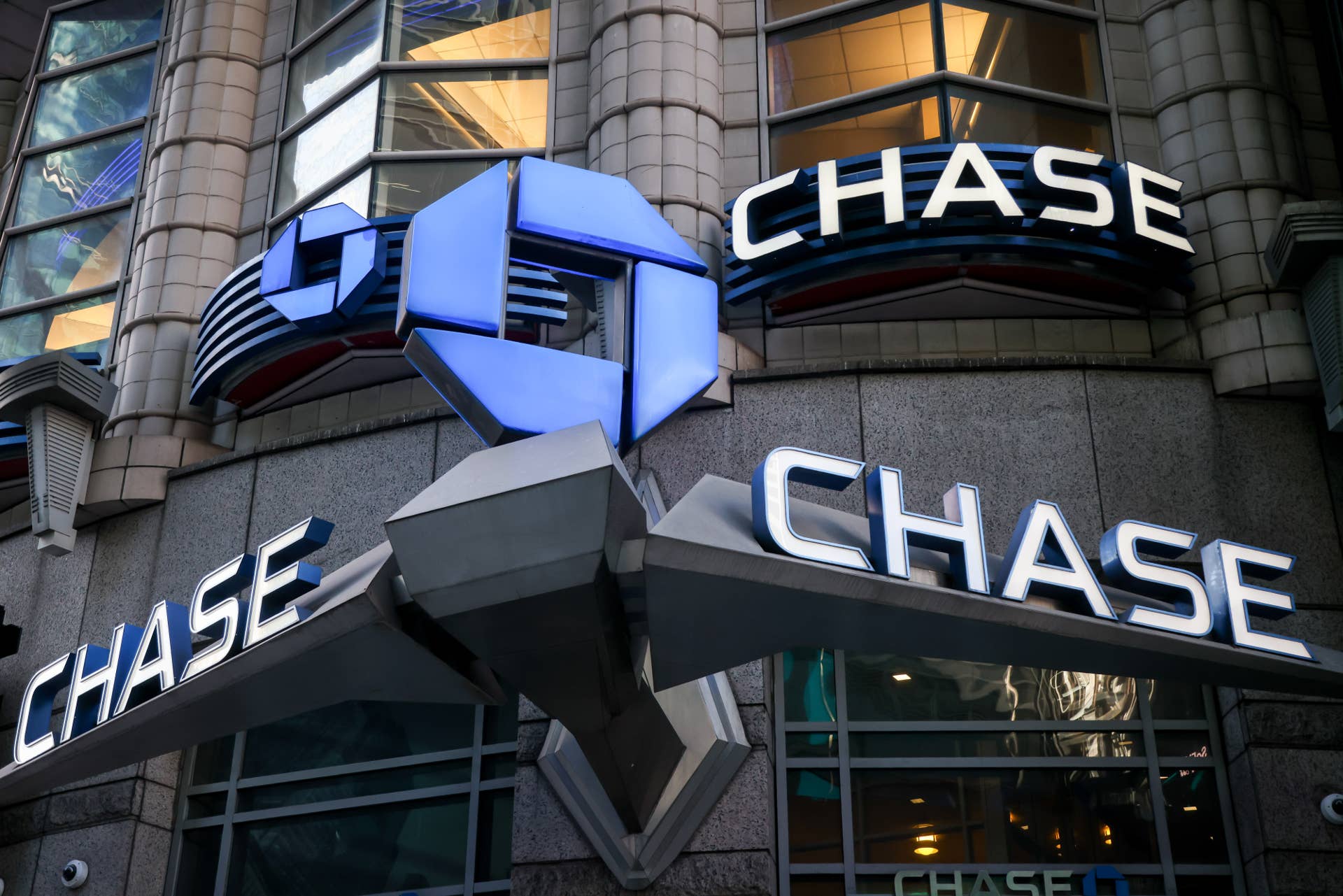JPMorgan drops blunt take on software AI threat - TheStreet