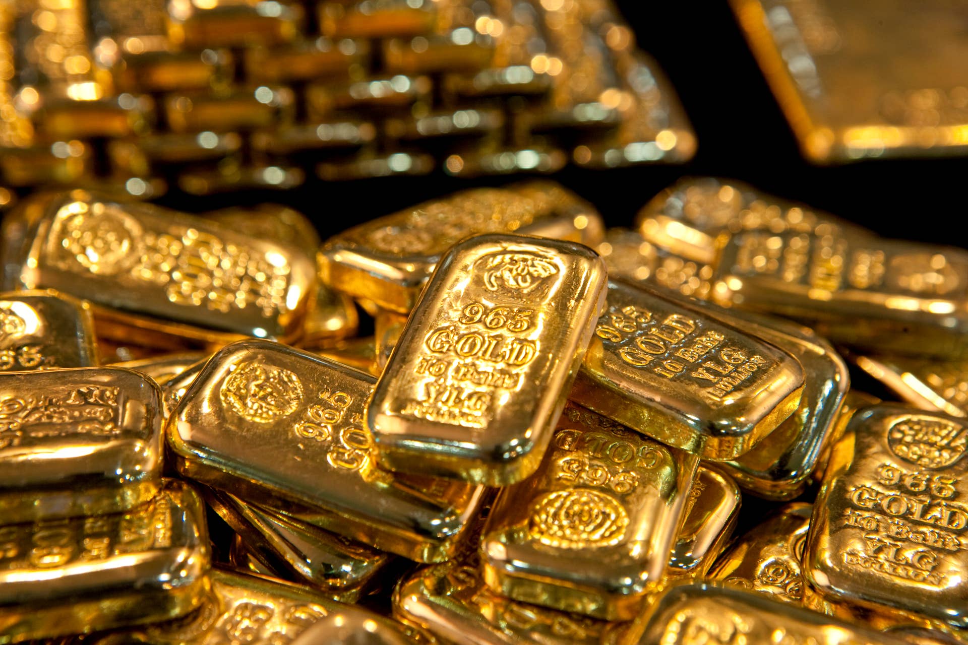 Bank of America revamps gold stock price target for 2026 - TheStreet