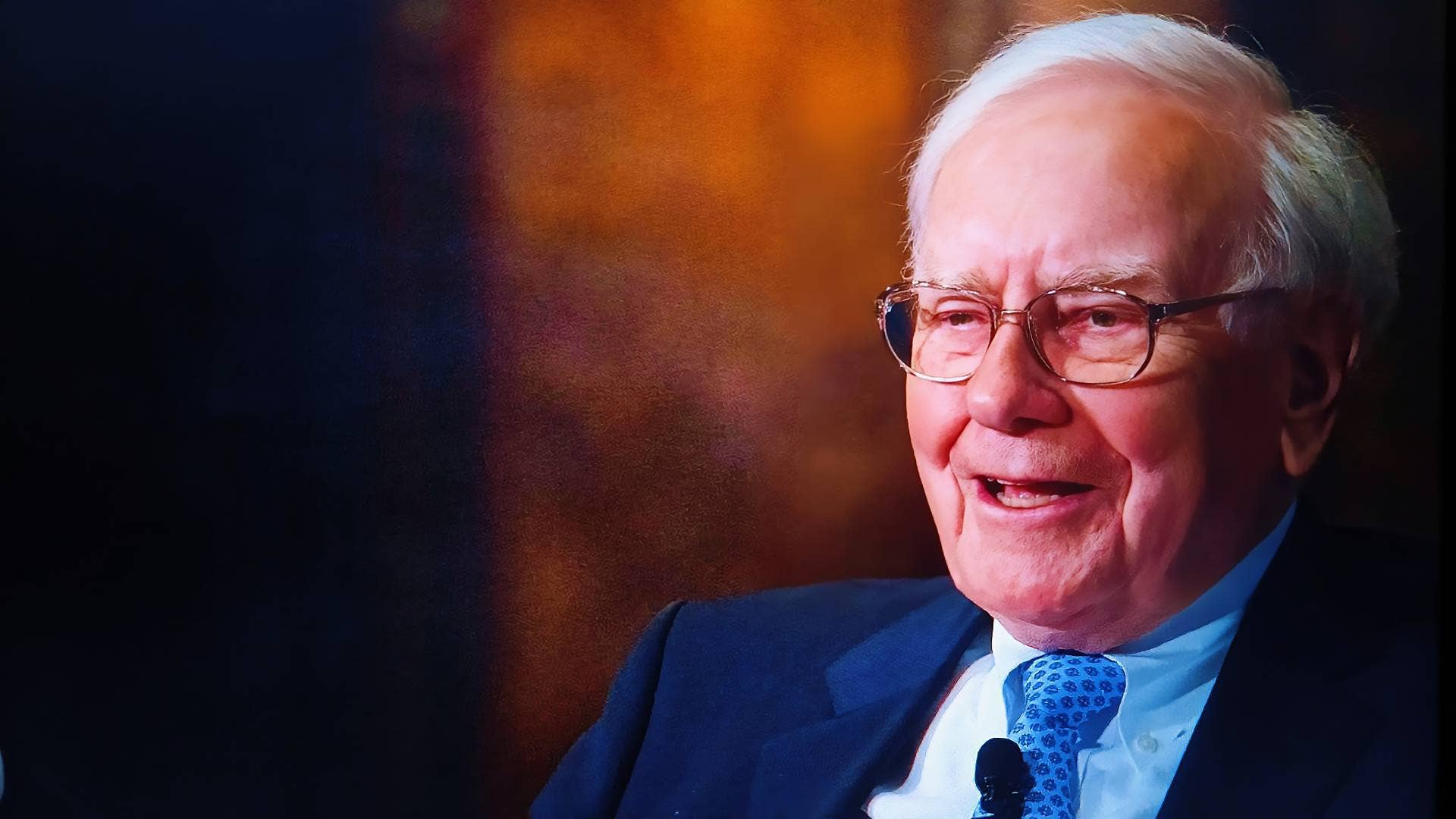 American Express: Is the Warren Buffett dividend stock undervalued ...