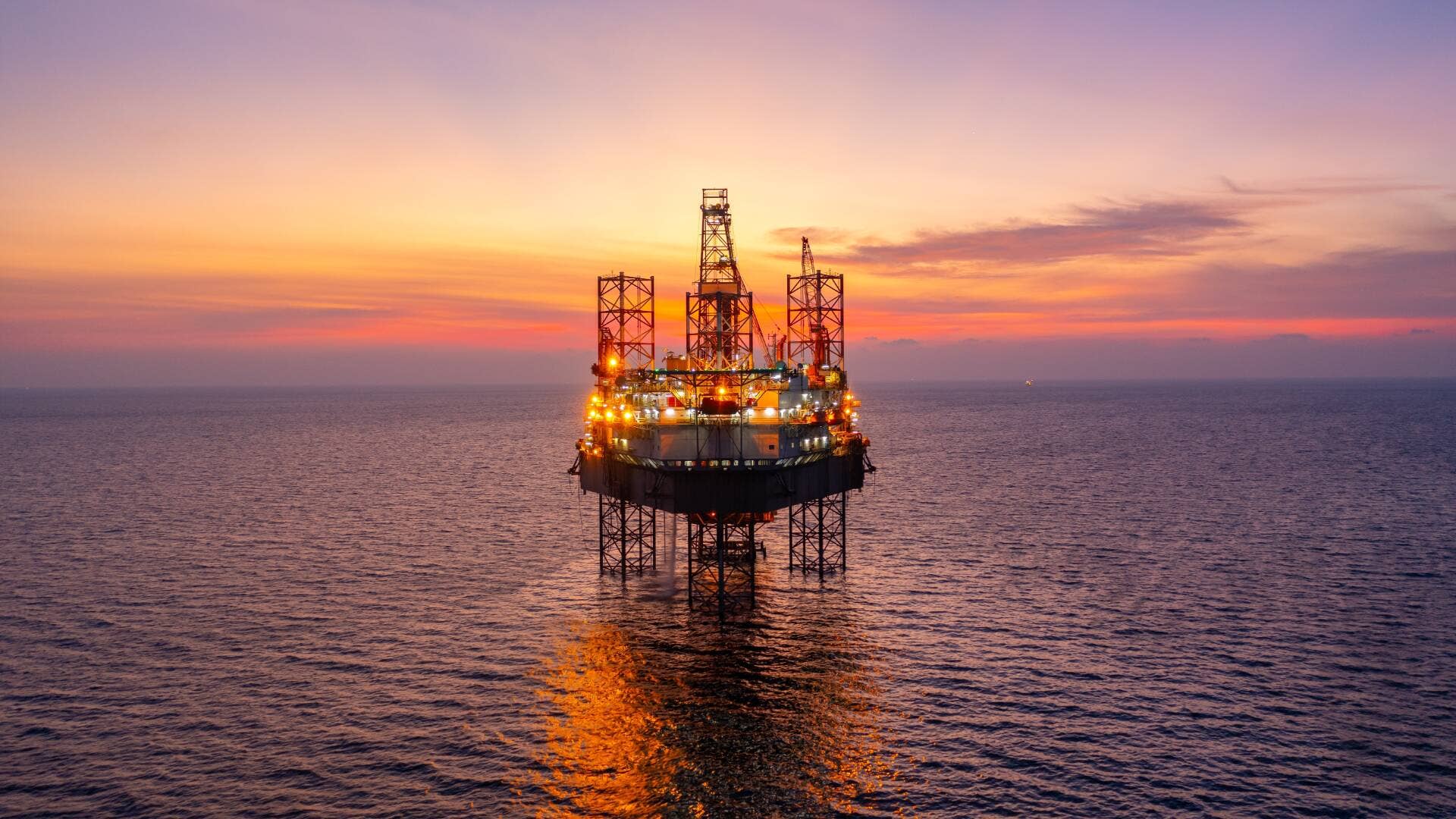 Early Chevron stock investors now earn a 12.1% dividend yield | CVX ...