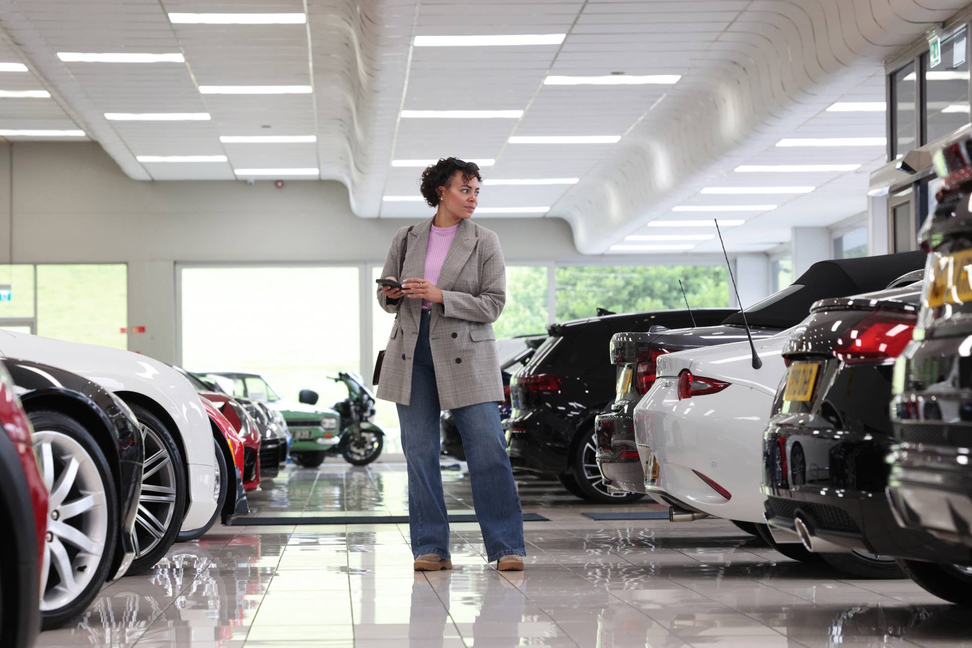 Hidden $1,600 fee has car buyers seeing red - TheStreet