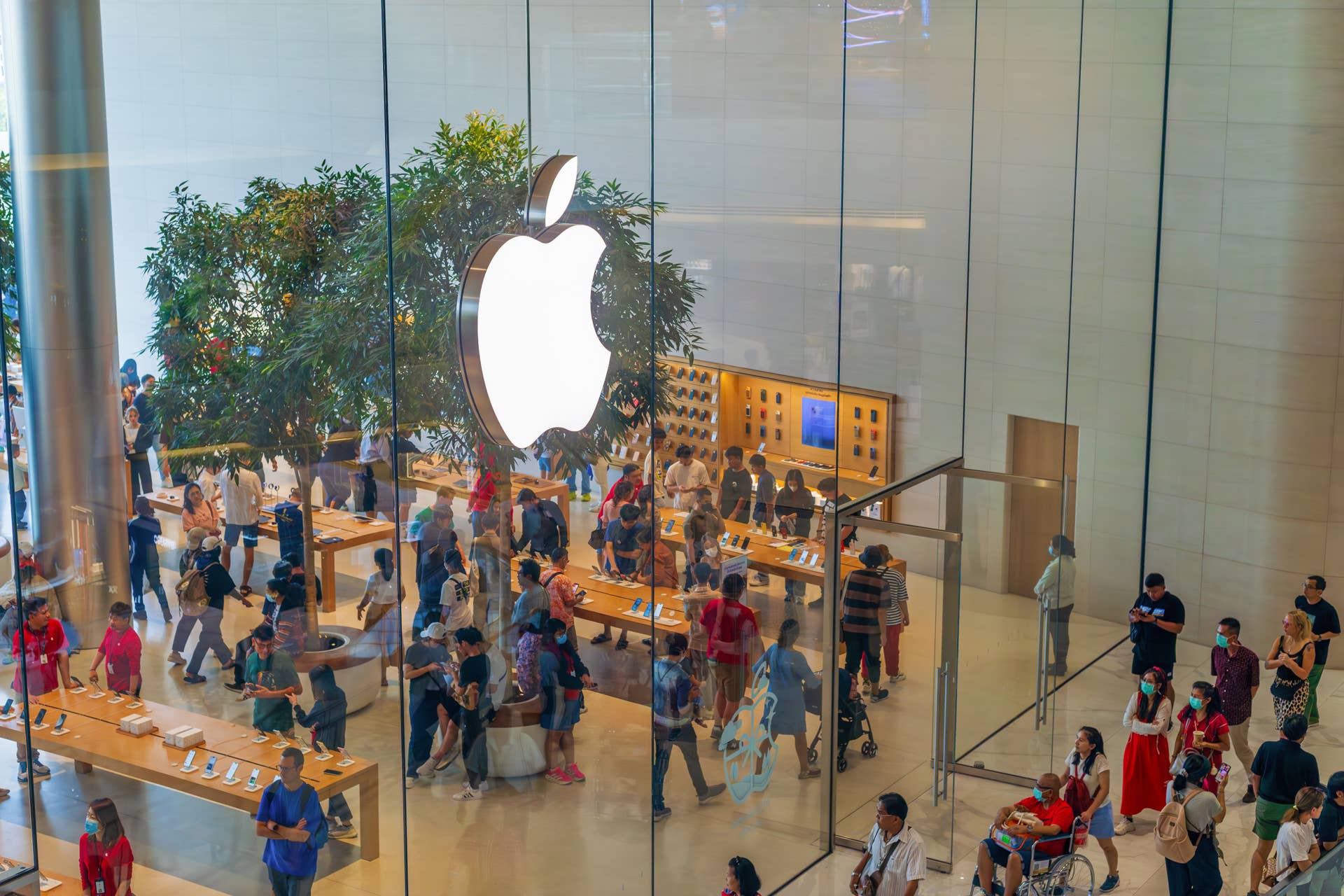 Apple salaries: From retail to engineering to CEO - TheStreet