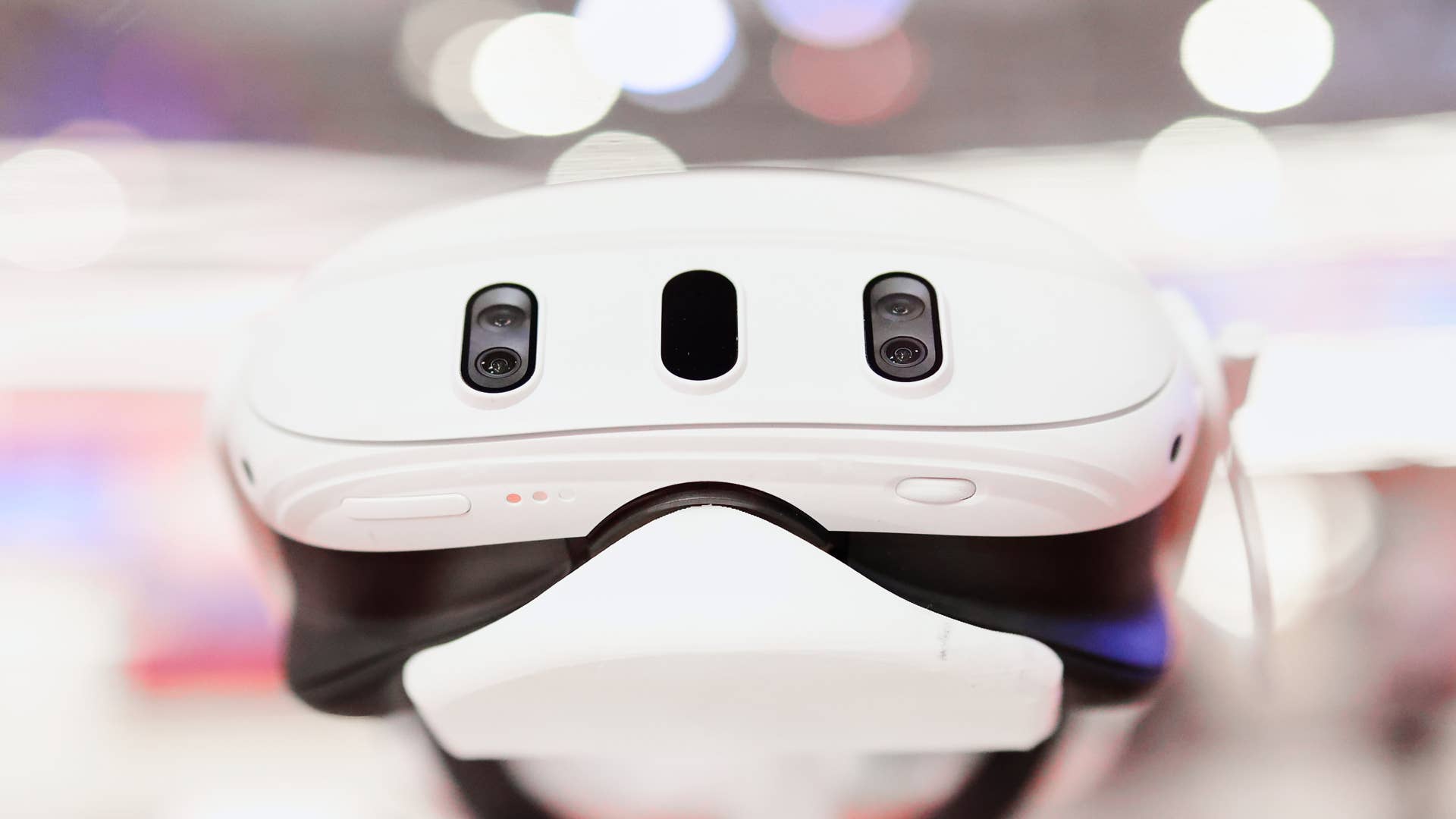 Meta is shutting down its VR metaverse - TheStreet