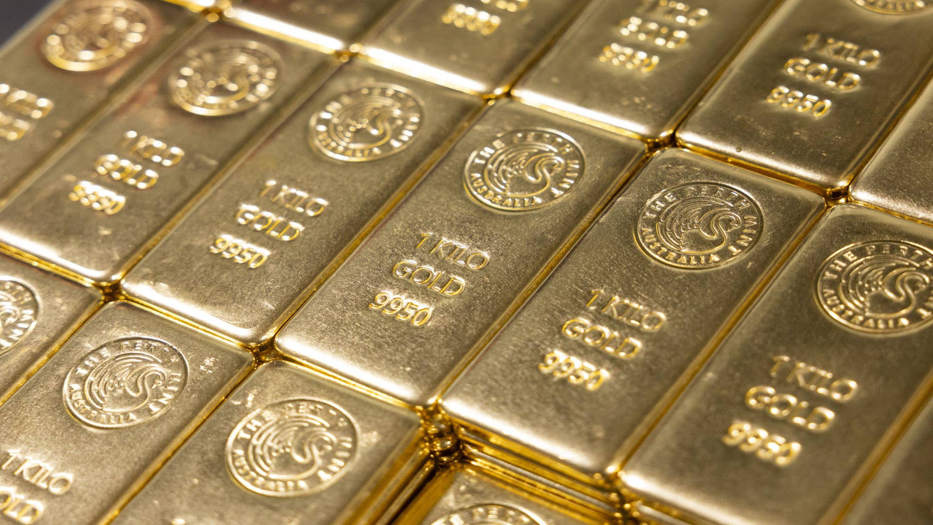 Gold's price is falling fast: Here's what comes next - TheStreet