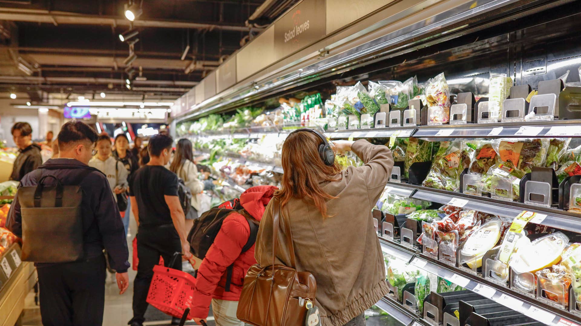 96-year-old grocery chain acquires 18 stores from rival - TheStreet