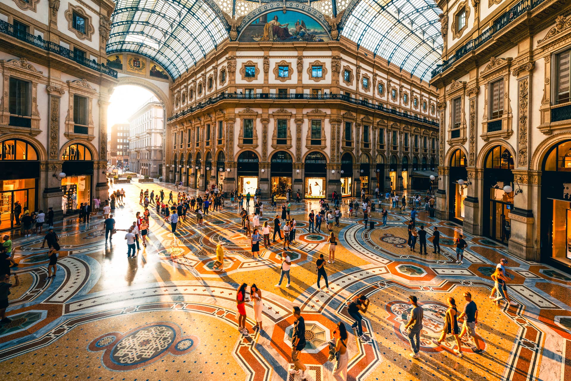Luxury retail giant cuts more than 1,200 jobs after bankruptcy filing ...