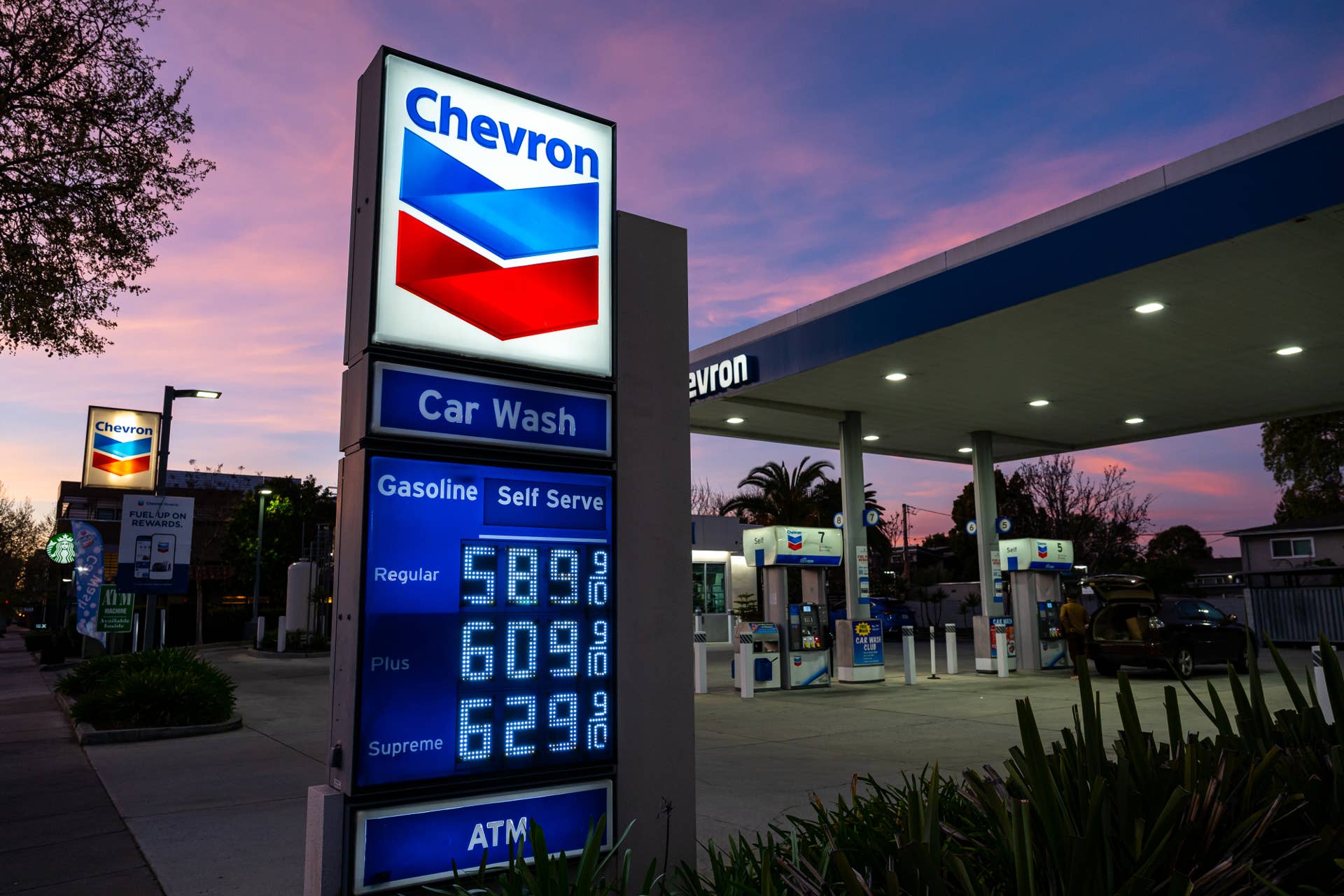 Does Chevron pay dividends? When & how often? - TheStreet