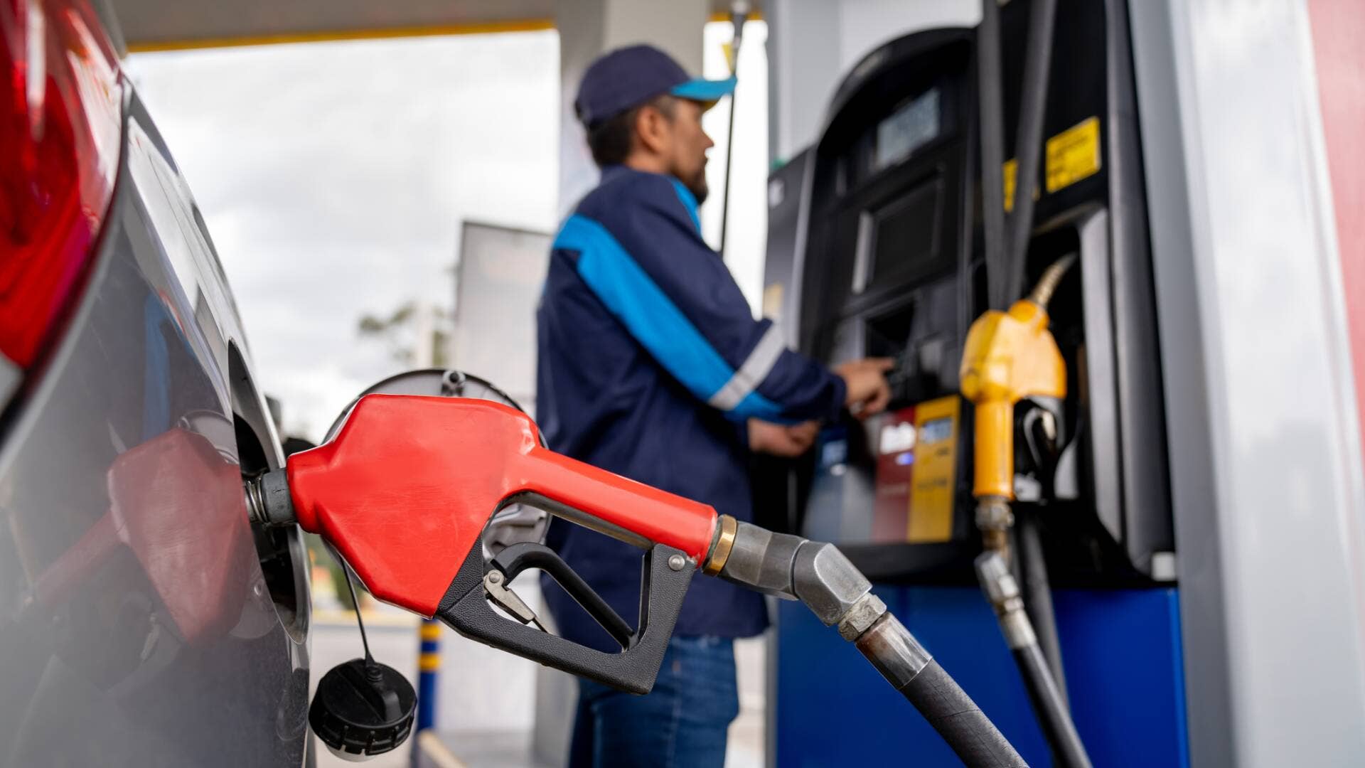 Analysts say rising gas prices are swallowing your 2026 tax refund ...