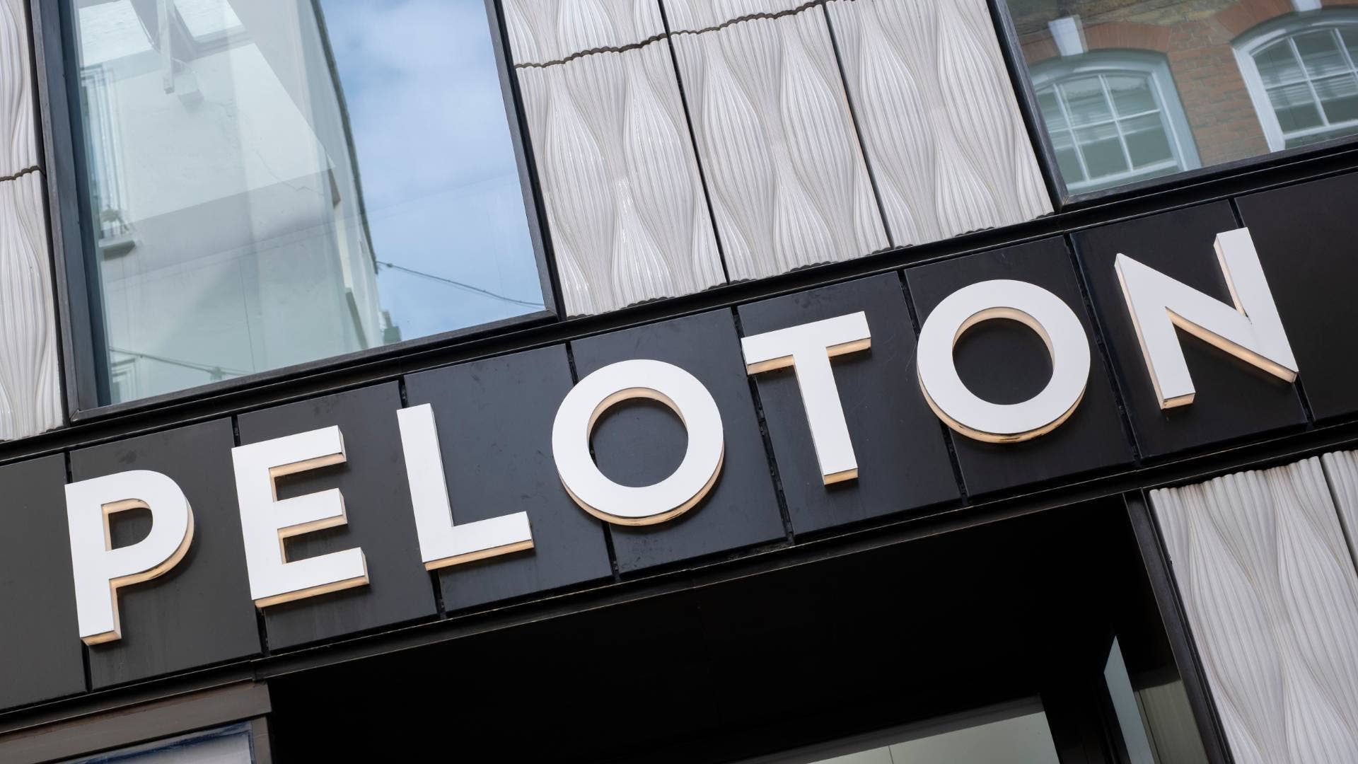 Peloton spins in a surprising new direction as stock plummets - TheStreet