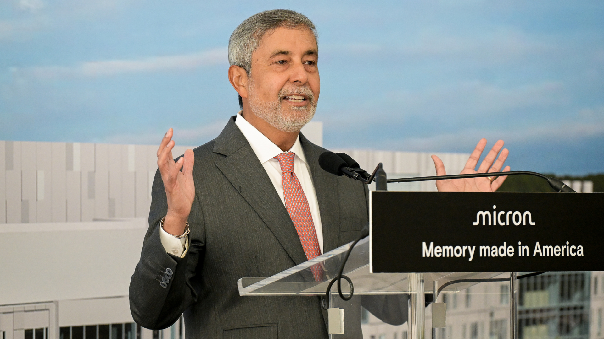 Micron sits at the center of a red-hot chip rally | MU - TheStreet