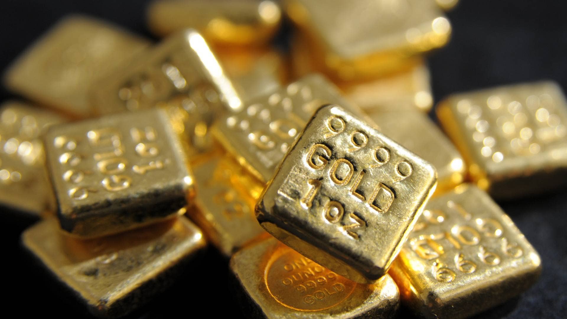 How much gold you should hold in your retirement portfolio - TheStreet