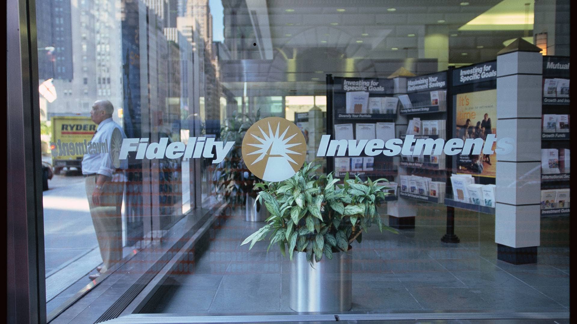 Fidelity warns health care could derail retirement - TheStreet
