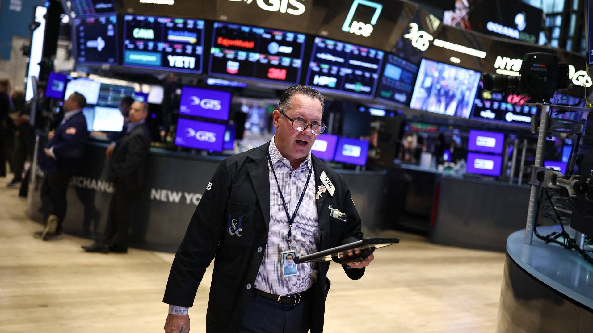 Stock Market Today, Apr. 22: Nasdaq, S&P 500 climb to new record as ...