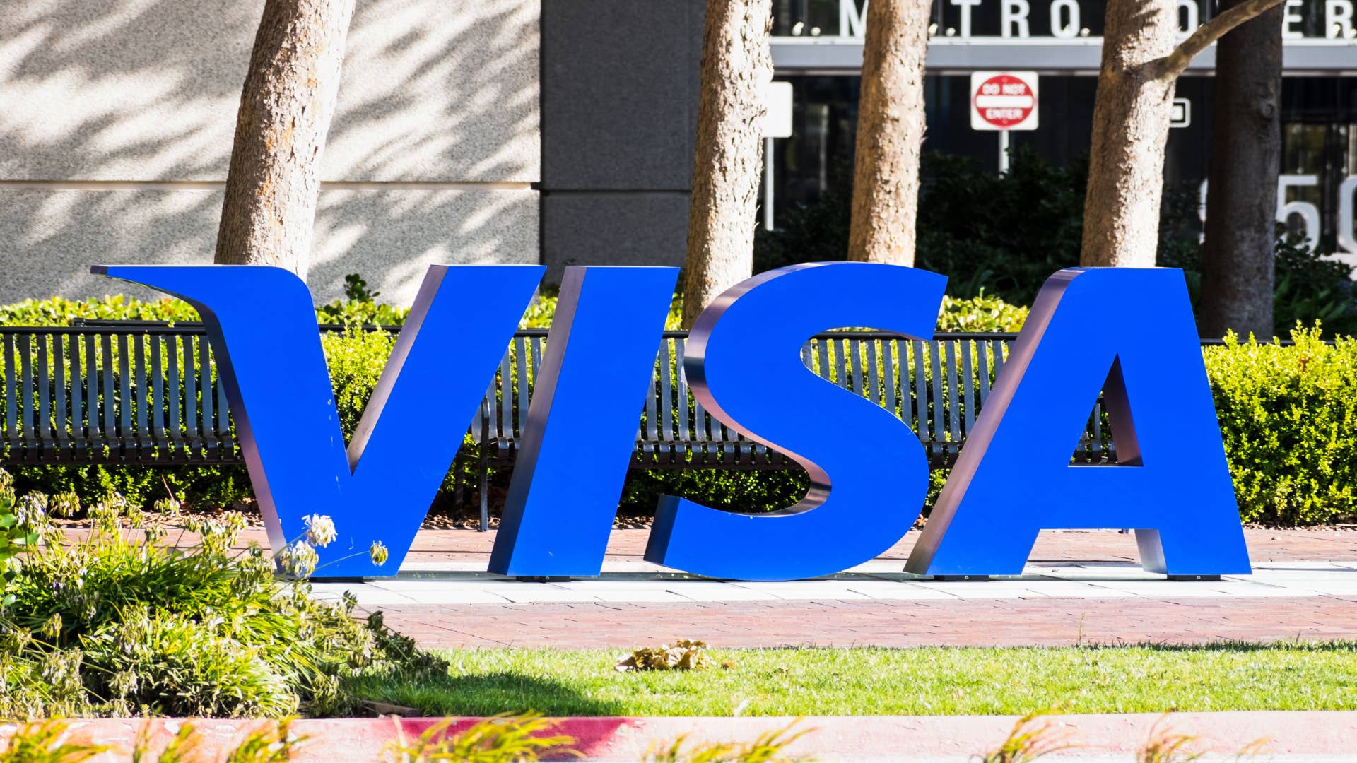 Visa CEO sends blunt message on AI and blockchain | V - TheStreet