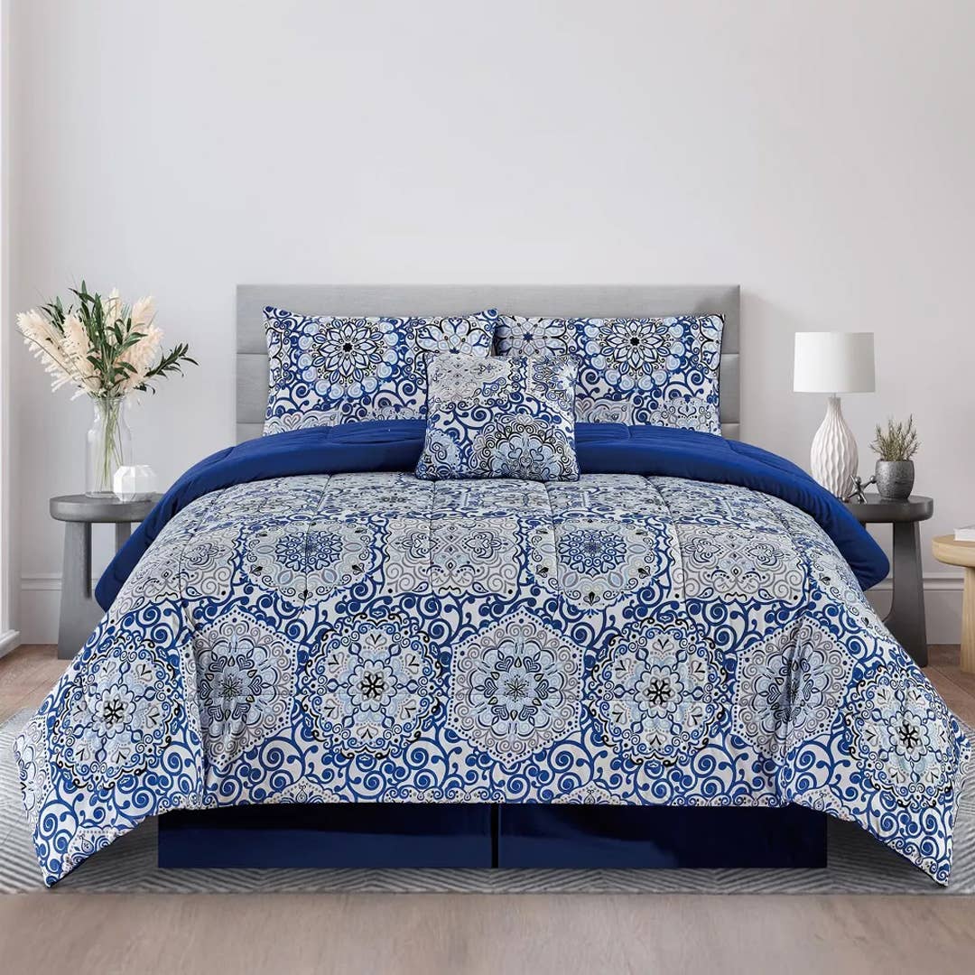 Target is selling a 5-piece comforter set for $32 - TheStreet