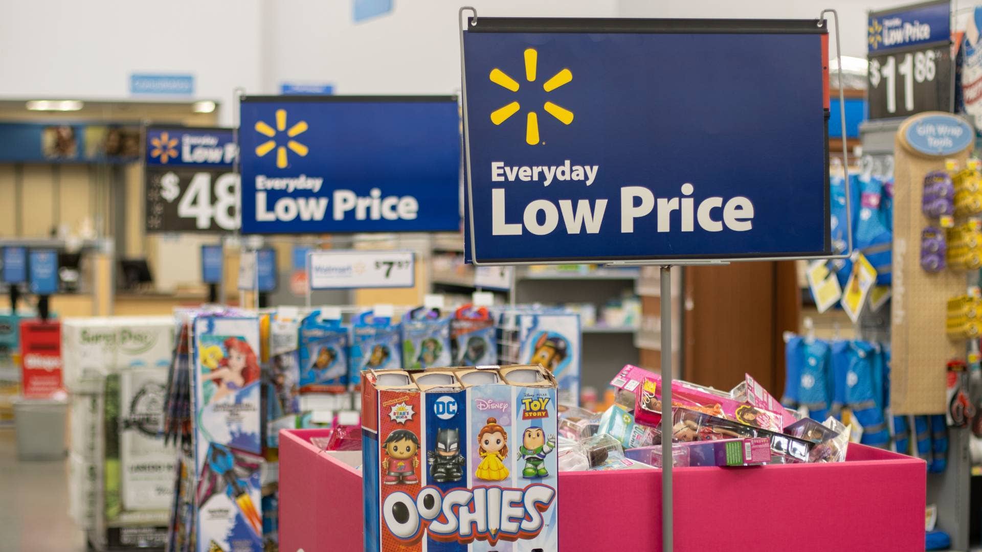 Walmart closes stores in key growing market, customers concerned ...
