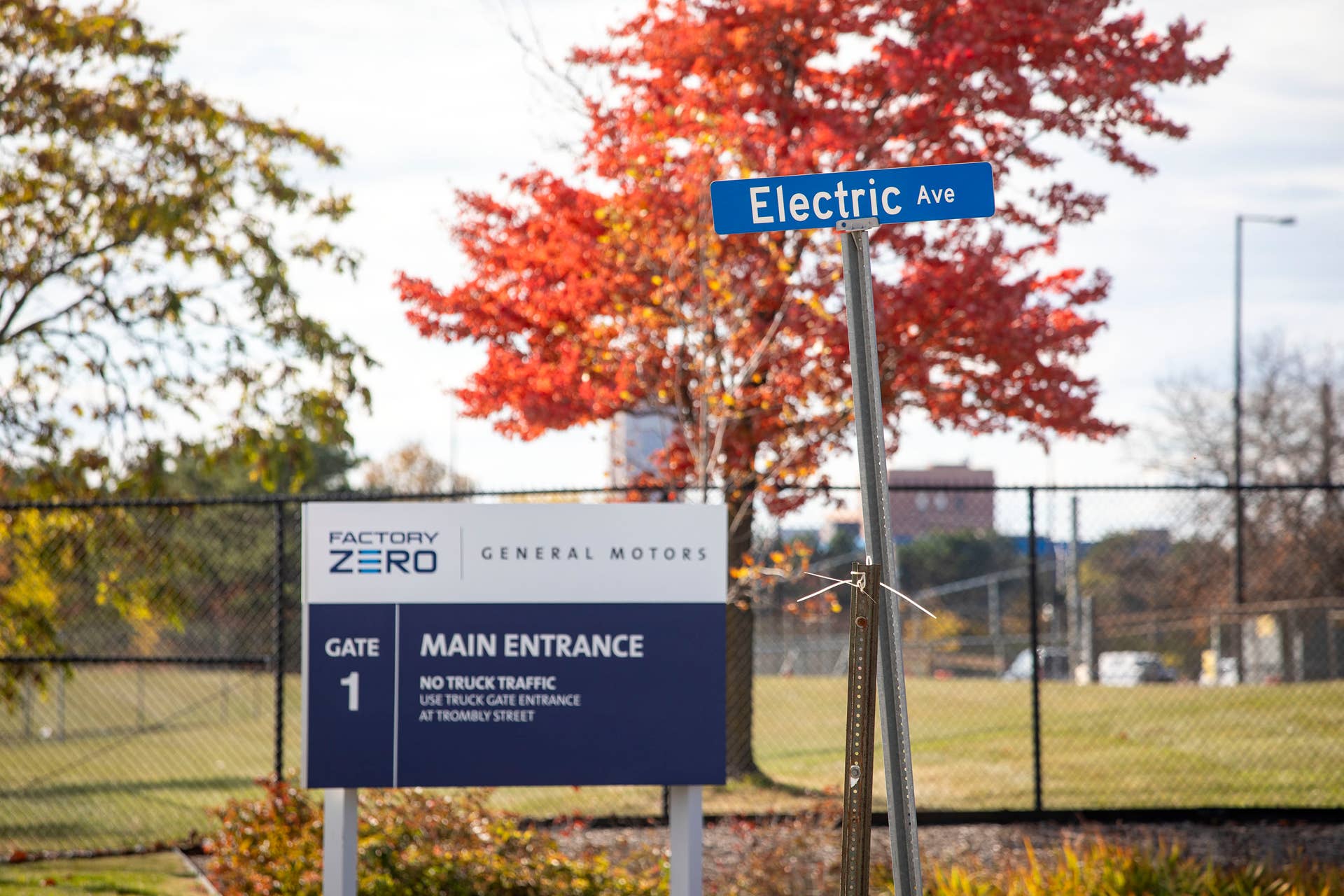 GM forced to make tough decisions as EV market collapses - TheStreet