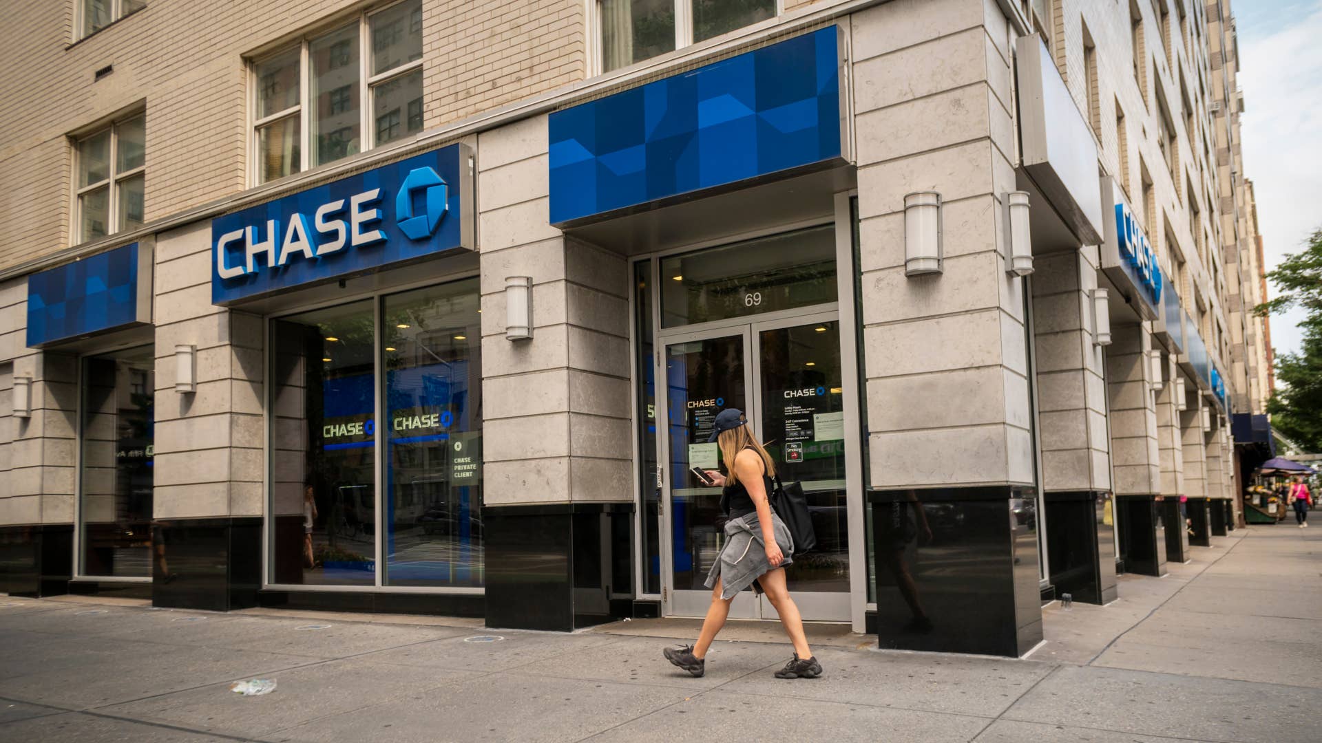 225-year-old major bank closes 16 branches - TheStreet