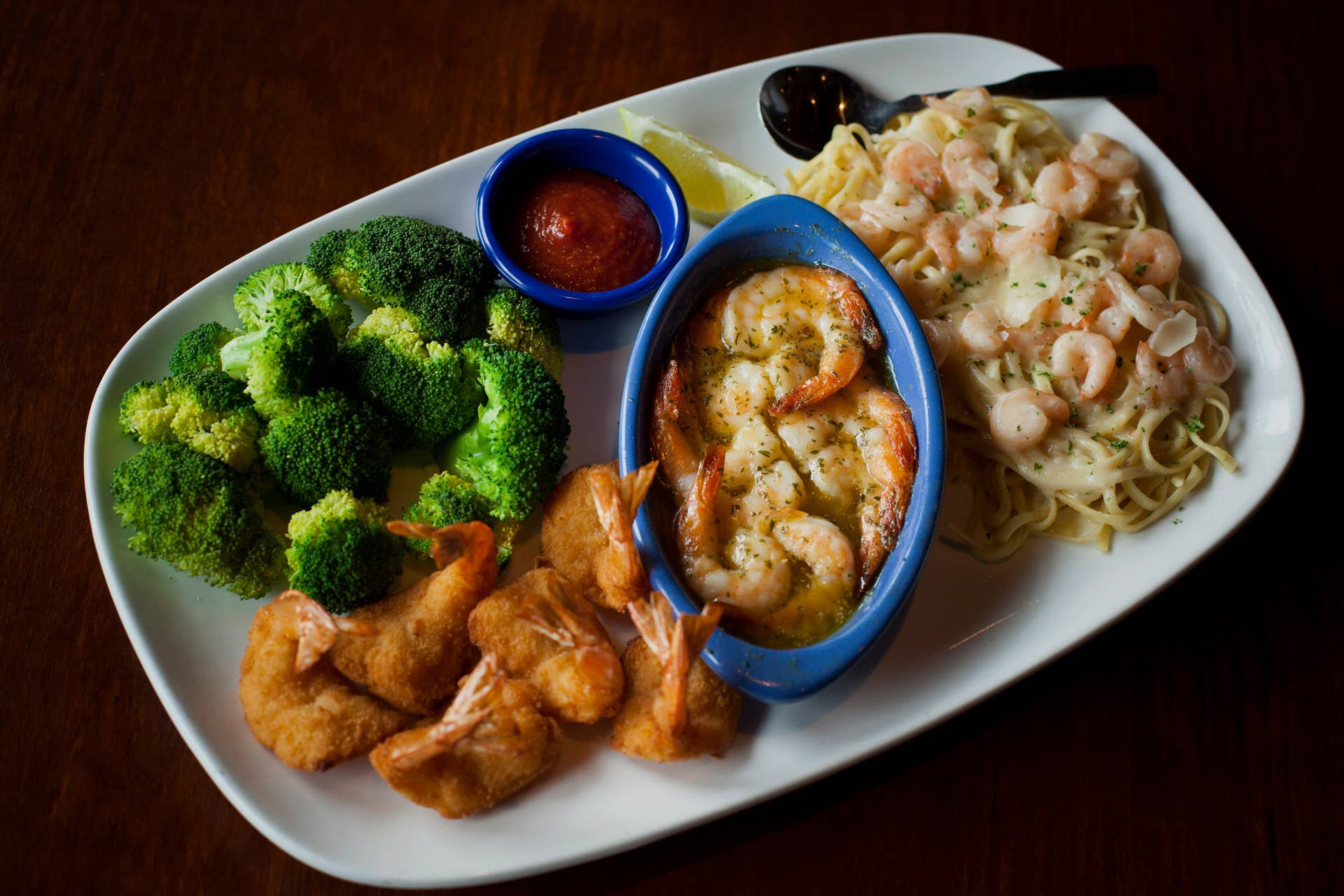 Iconic seafood chain brings back controversial meal deal - TheStreet