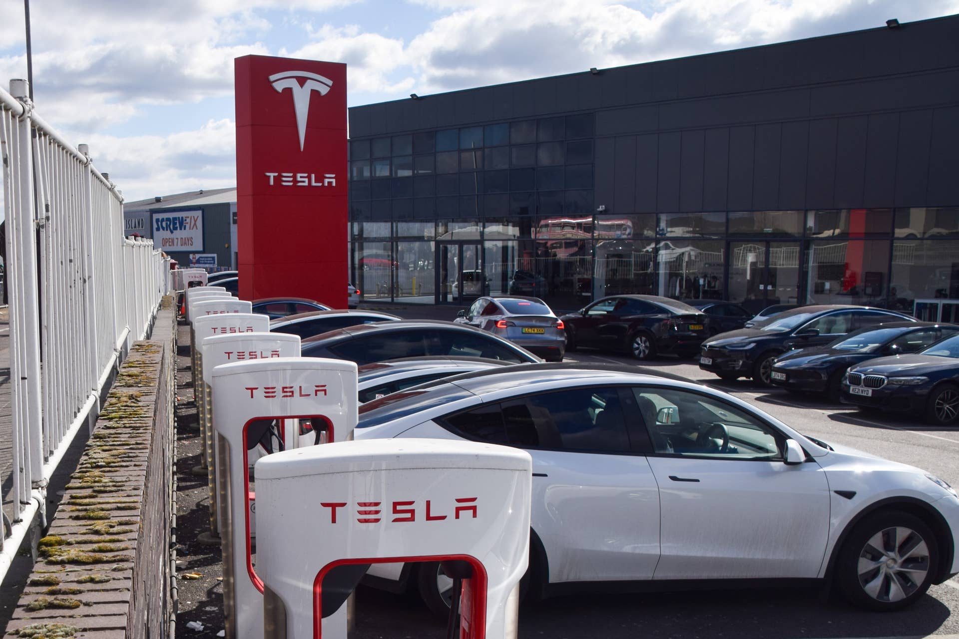Tesla's latest numbers raise new concerns in key market - TheStreet