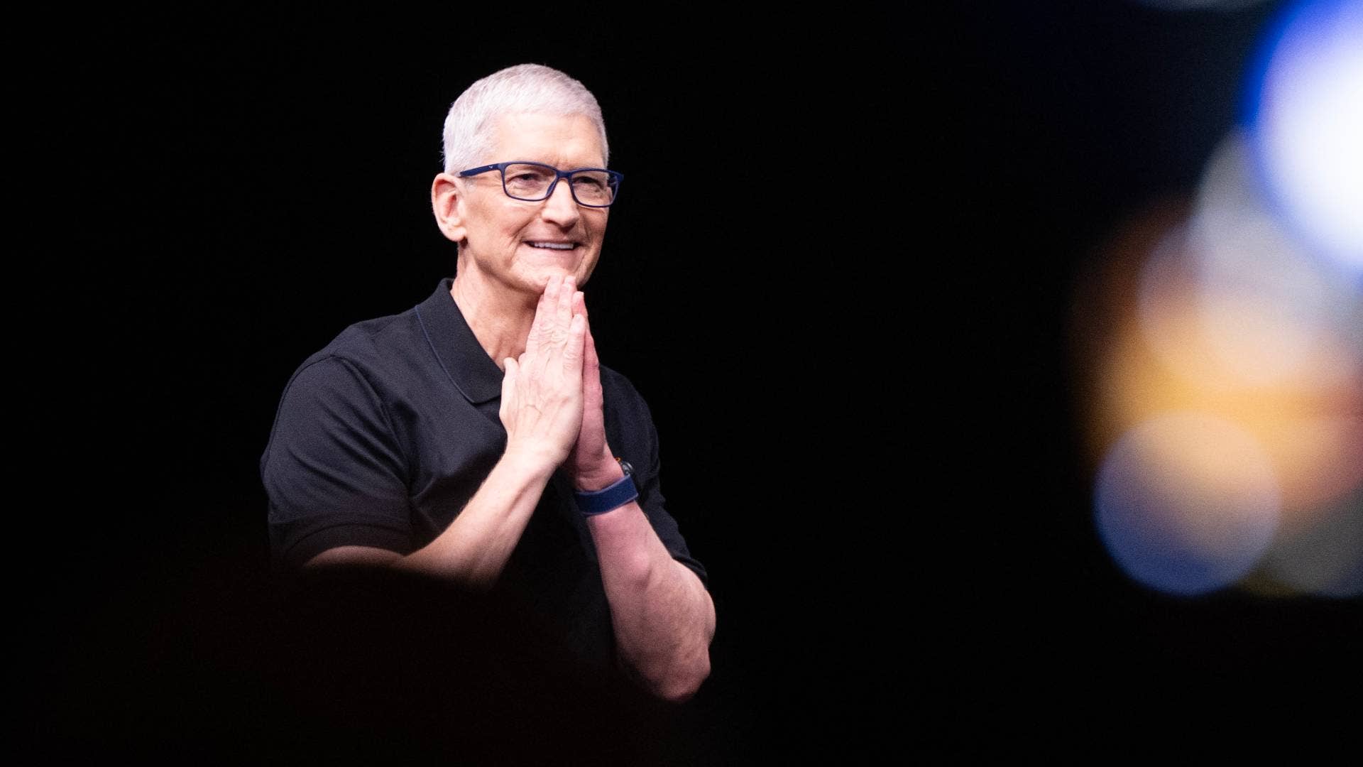 Tim Cook buys 25,000 shares of Nike stock - TheStreet