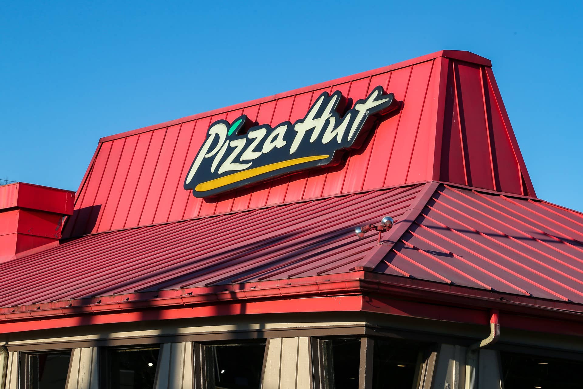 Pizza Hut launches generous new effort to win back customers - TheStreet