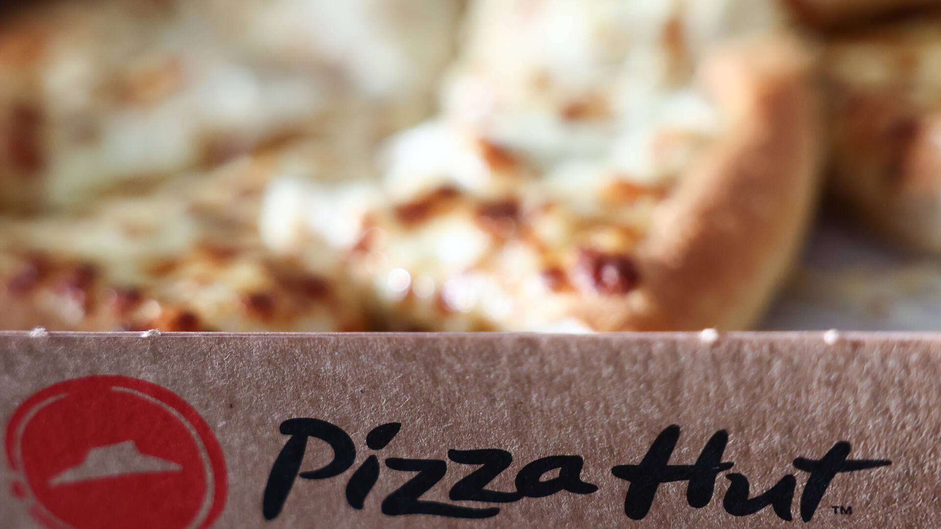 Pizza Hut launches generous new effort to win back customers - TheStreet
